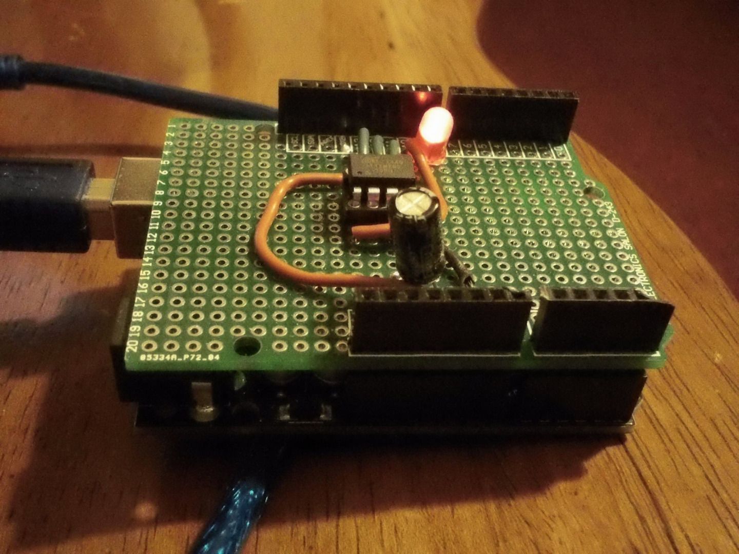 Classic Atmel ATtiny85-20PU Stop Light : 3 Steps - Instructables