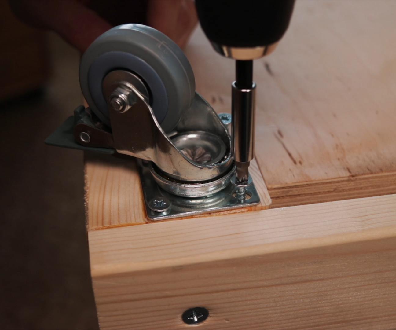 DIY Small/Portable/Convenient Workbench : 27 Steps (with Pictures ...