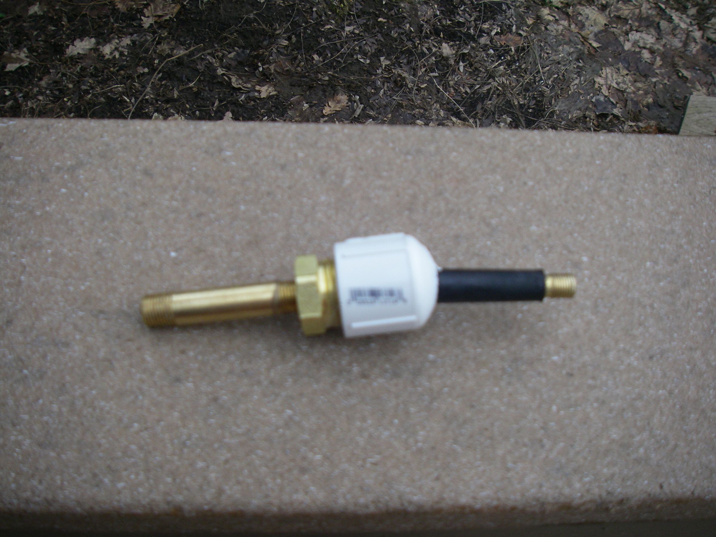 Mini Spud Launcher : 5 Steps - Instructables