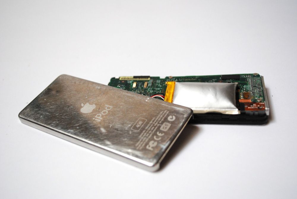 Replace Ipod Nano Battery (1st Gen) : 5 Steps (with Pictures ...