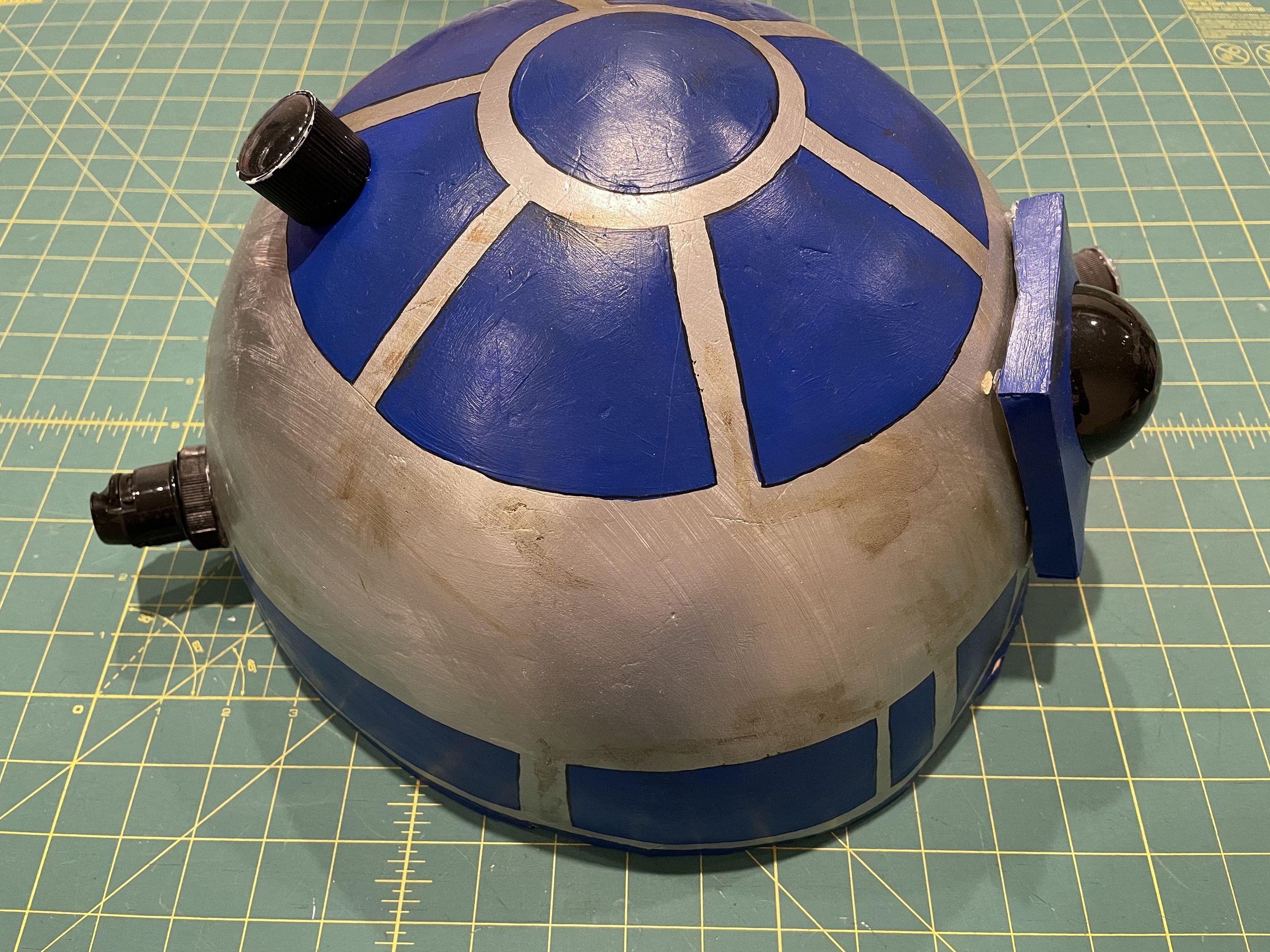 Star Wars R2-D2 Costume for Child : 6 Steps (with Pictures) - Instructables