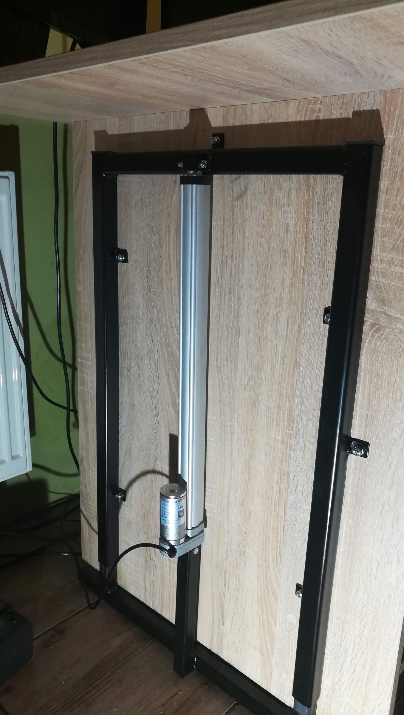 DIY Height Adjustable Standing Desks : 4 Steps (with Pictures ...