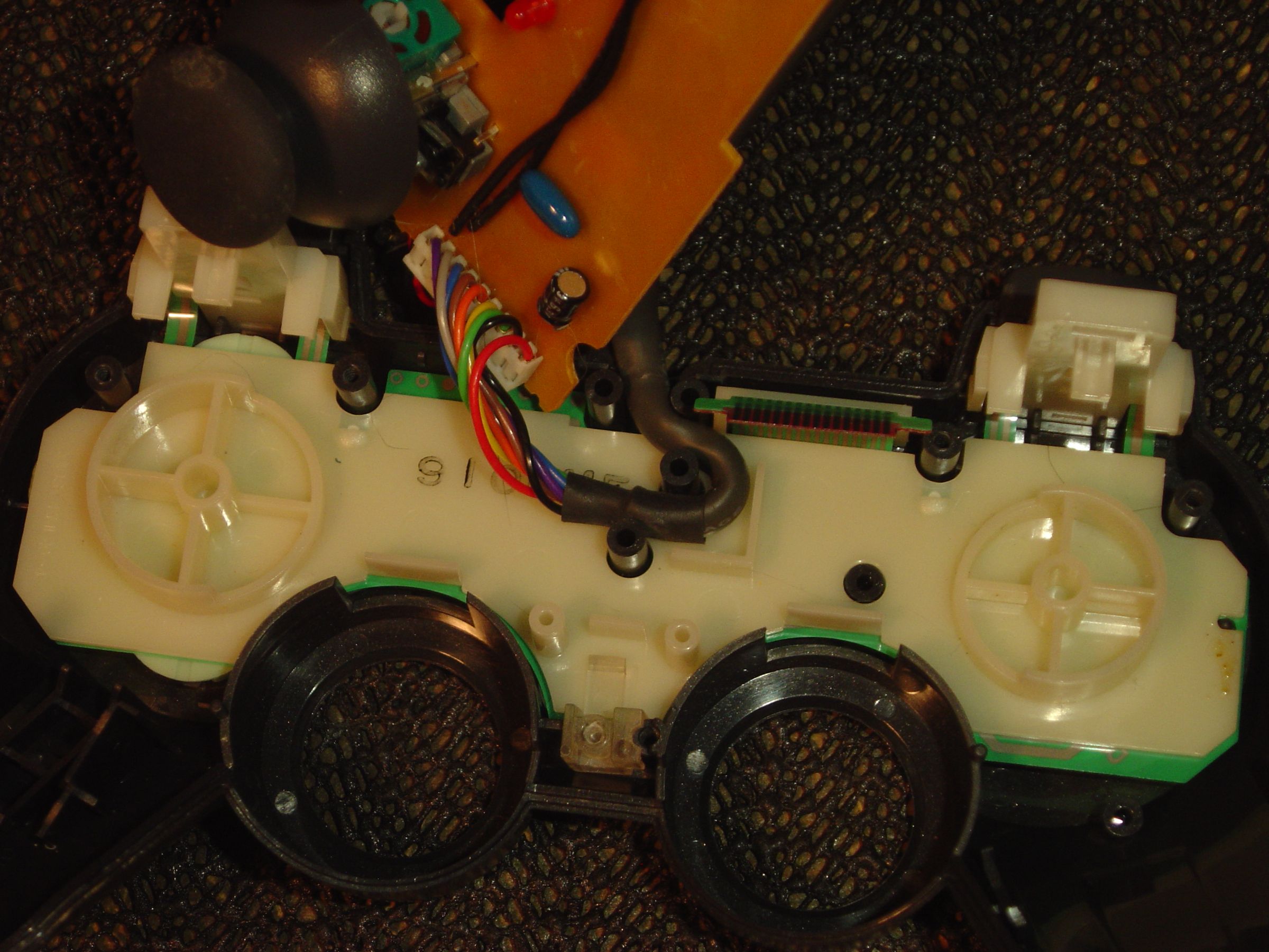 Clean Your DualShock Controller : 9 Steps - Instructables