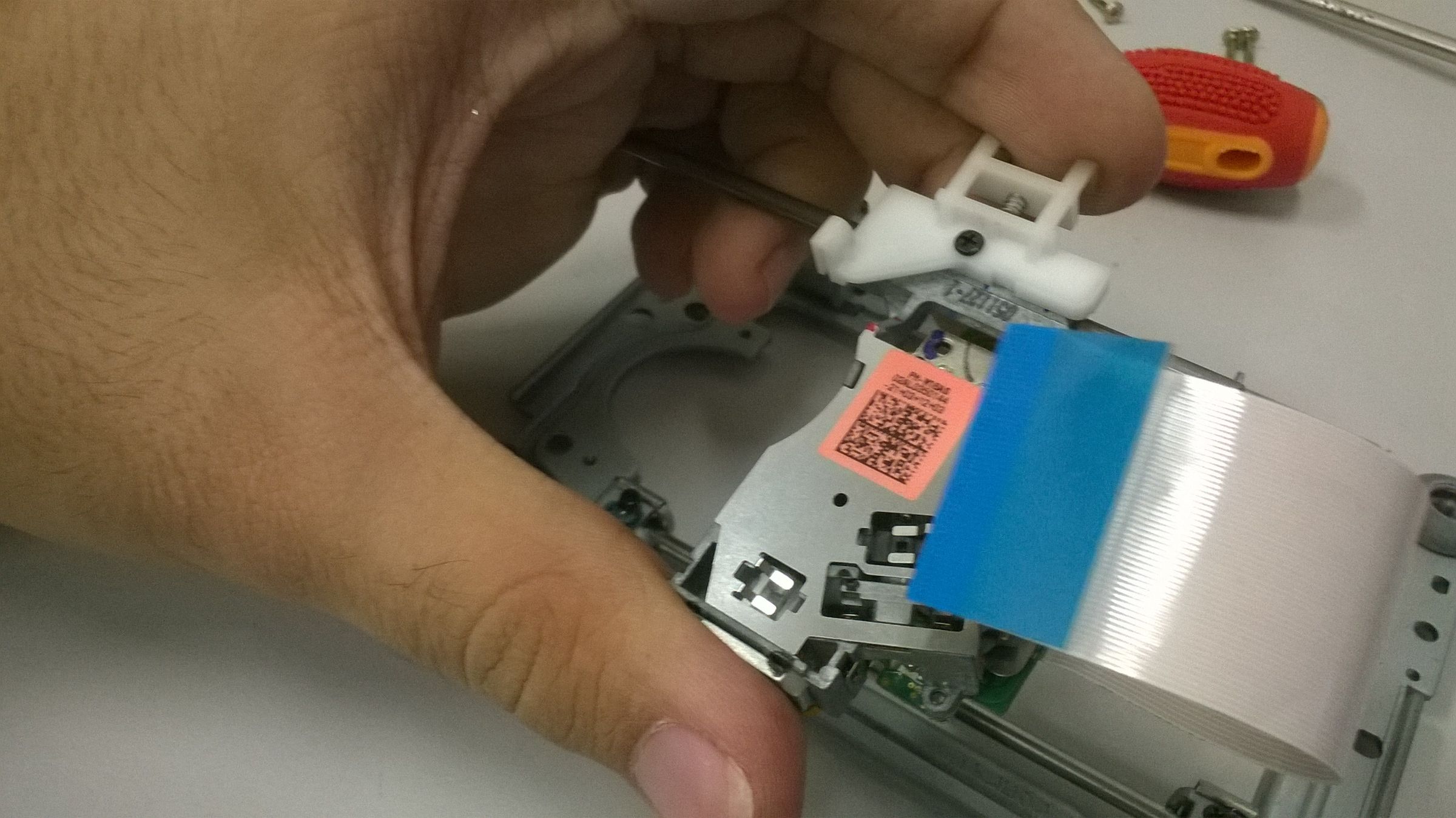 Disassembling a CD/DVD Reader and Reusing Its Parts : 12 Steps (with ...