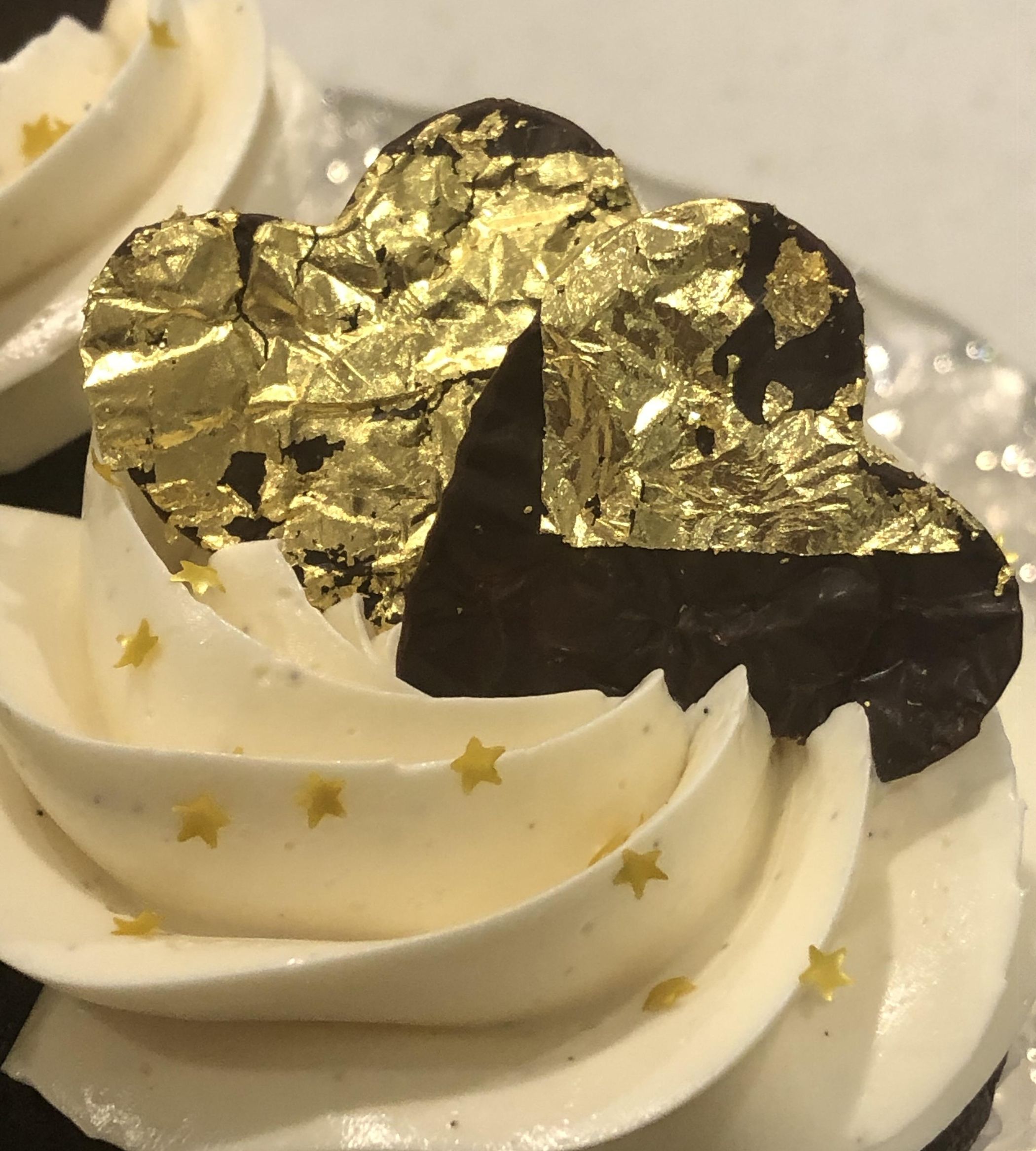 Metallic Chocolate Decorations Using Tinfoil & Gold Leaf : 4 Steps ...