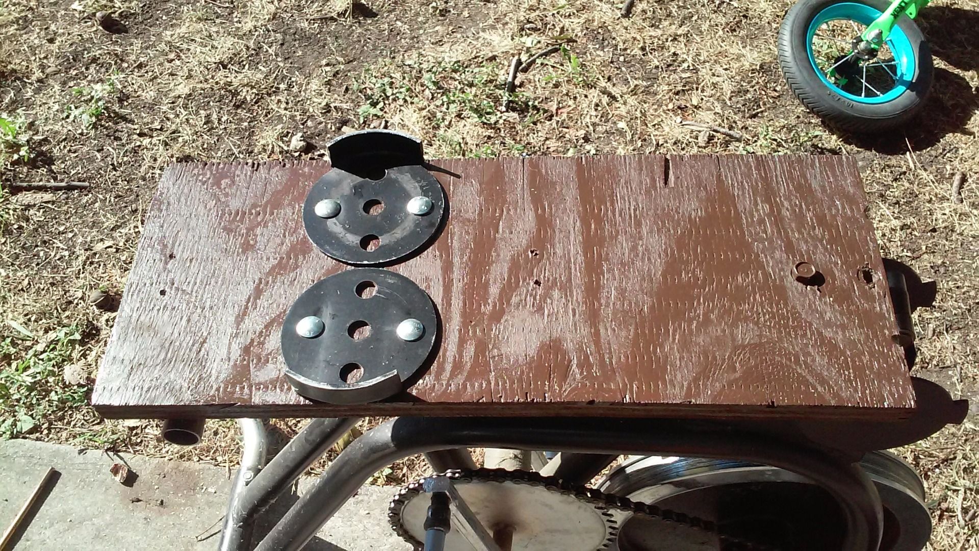 Hand Crank Paint Shaker : 7 Steps (with Pictures) - Instructables