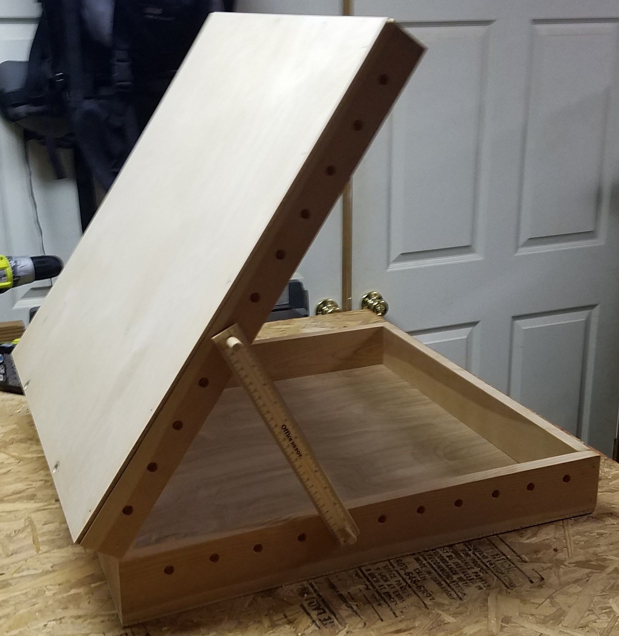 Portable Easel Box : 13 Steps (with Pictures) - Instructables