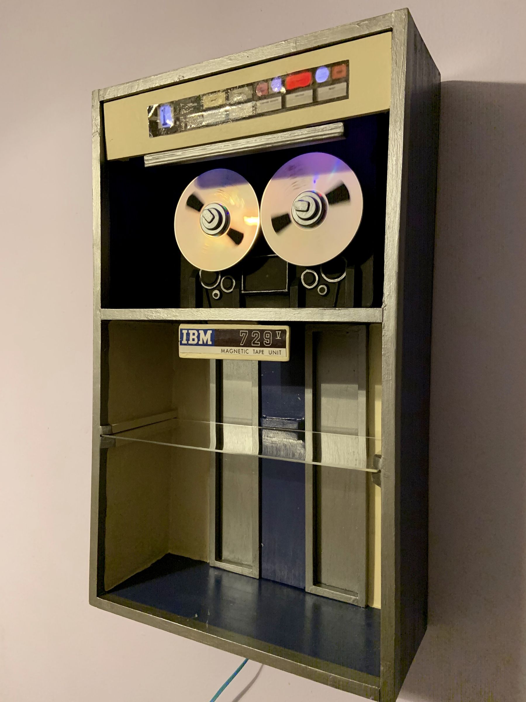 Retro Mainframe Computer Digital to Analog Shelf : 3 Steps - Instructables