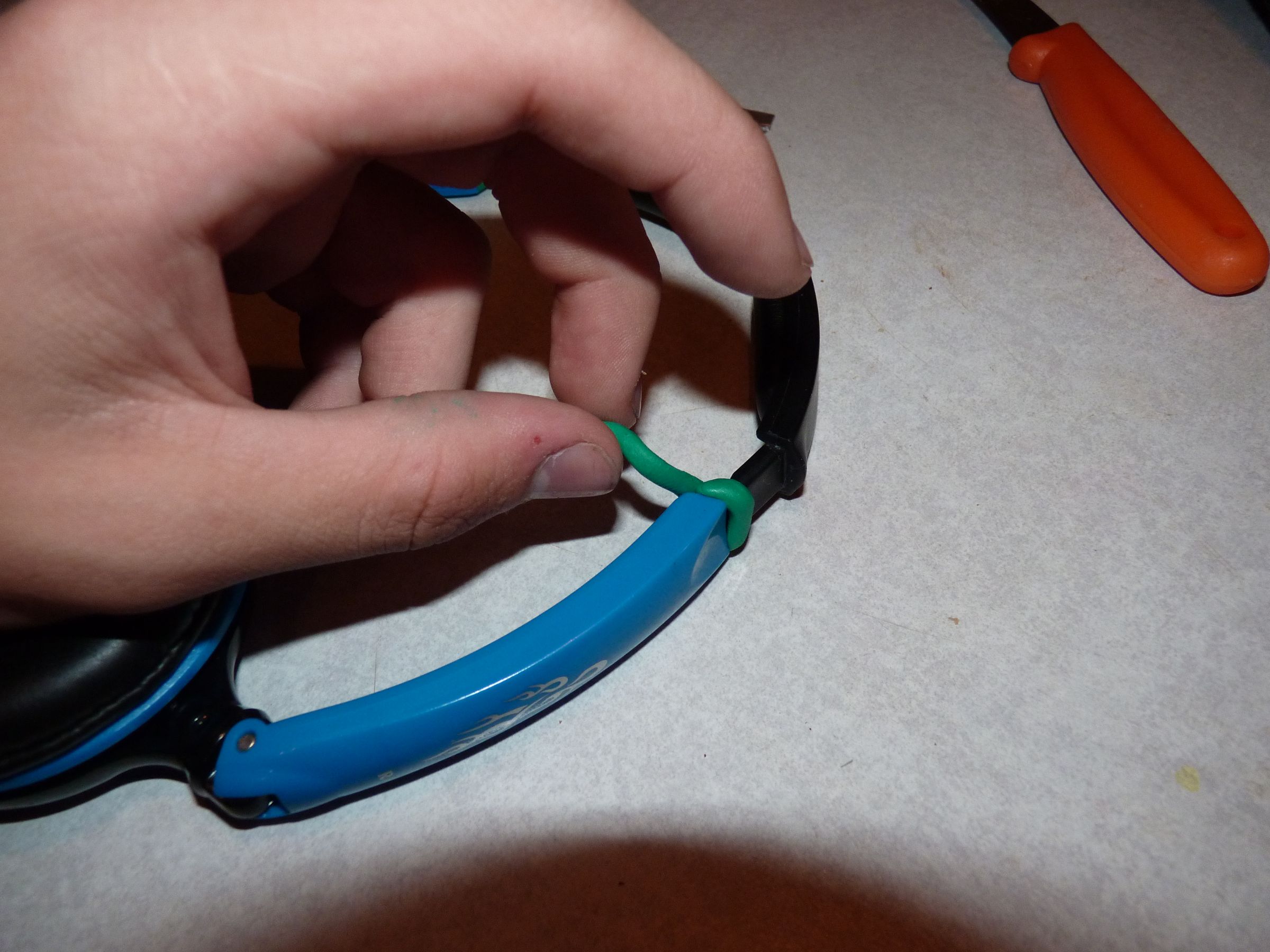 Sugru Headphone Fix : 3 Steps - Instructables