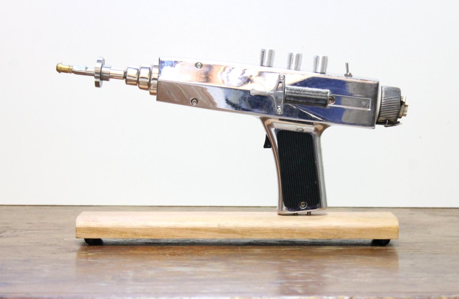 Build a Ray Gun With Sound Effects : 14 Steps (with Pictures ...
