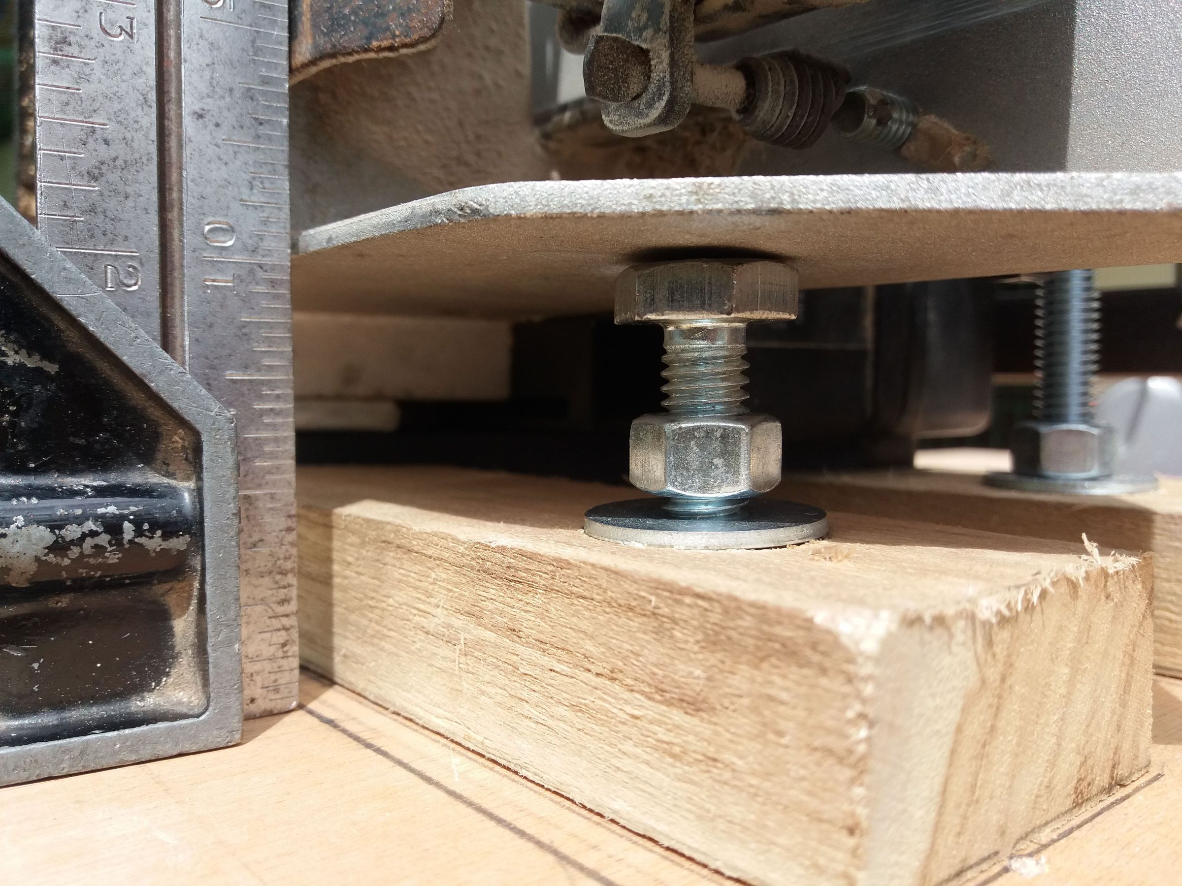 Benchtop Belt Sander Jig : 8 Steps (with Pictures) - Instructables