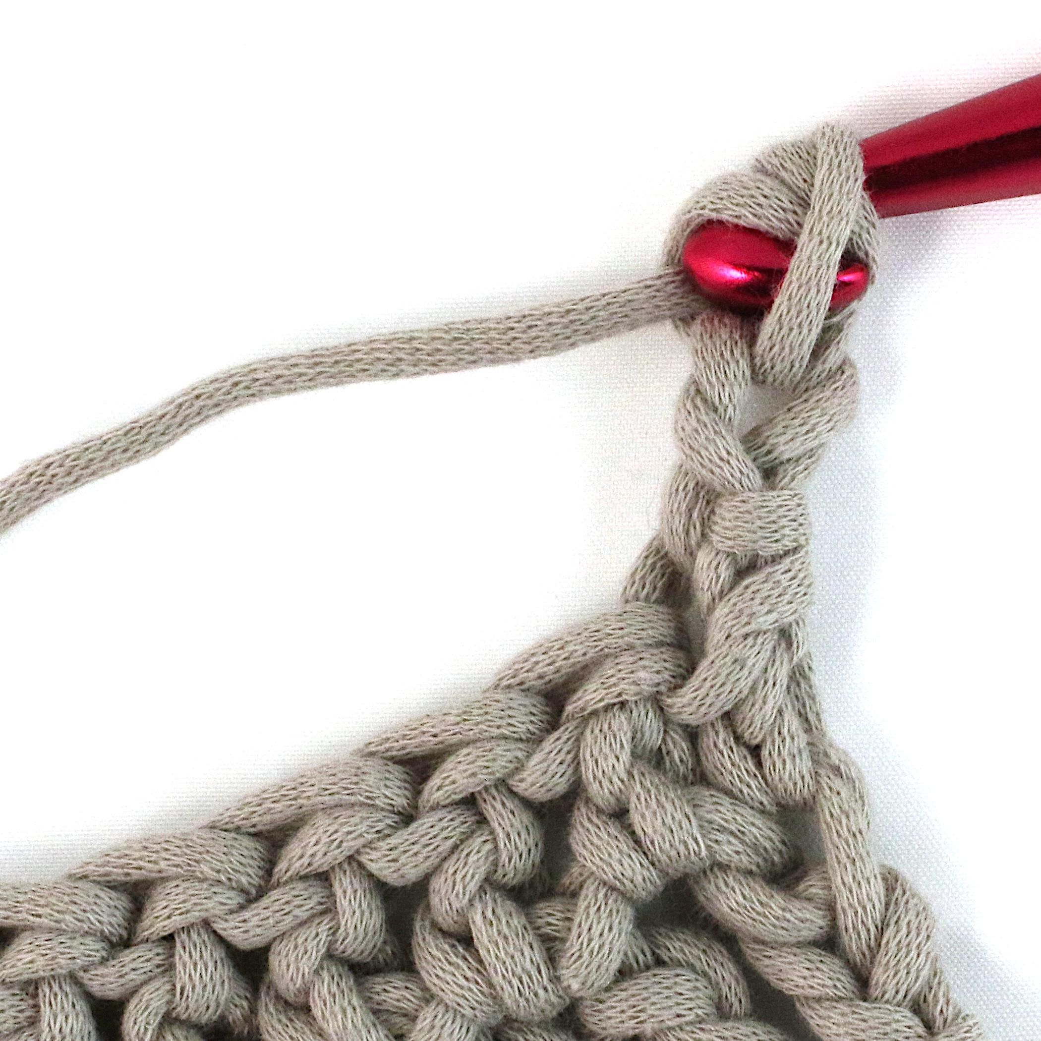 Crochet Turning Chain Alternatives : 5 Steps (with Pictures ...