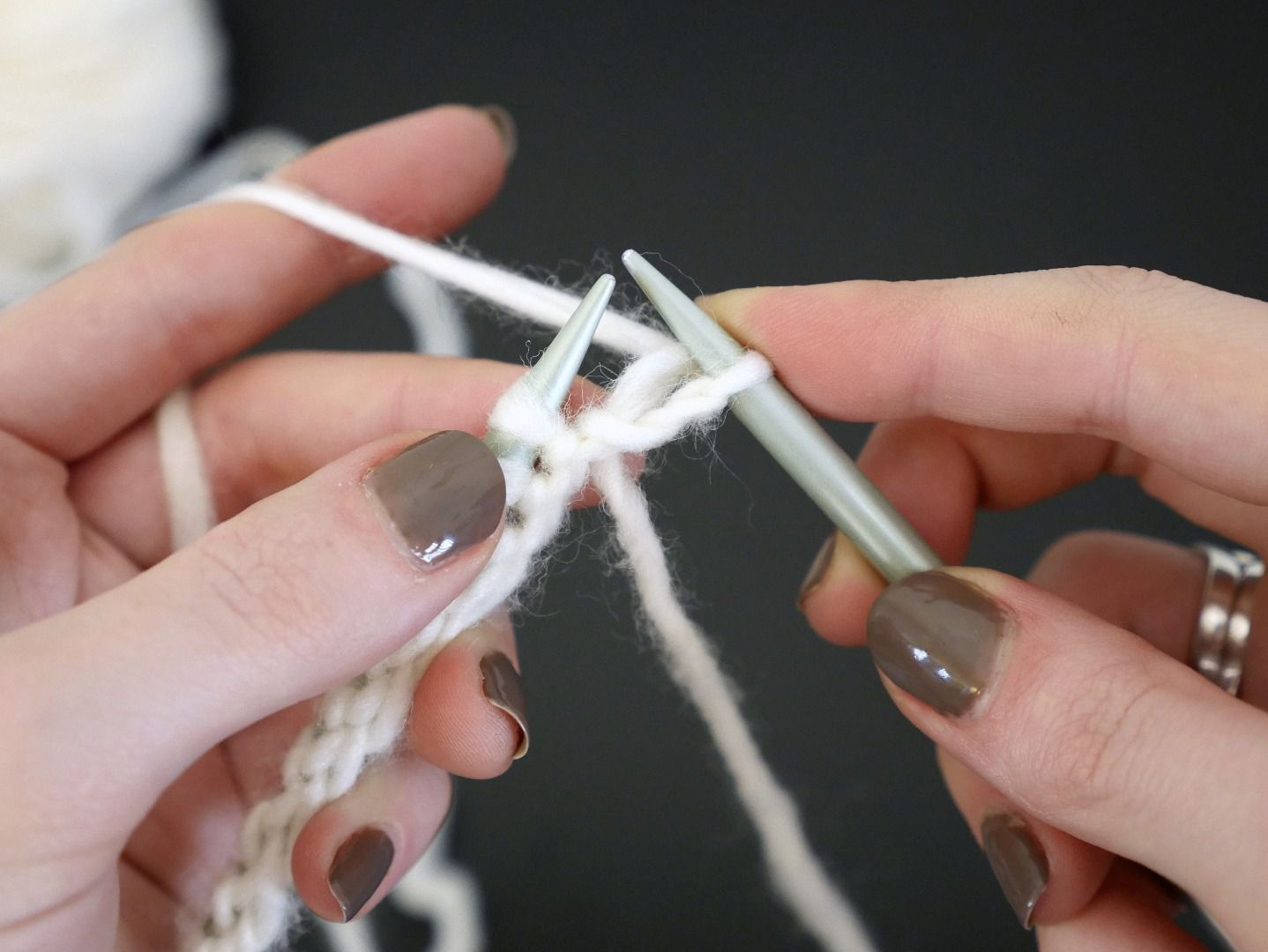 How to Do the Knit Stitch : 6 Steps - Instructables