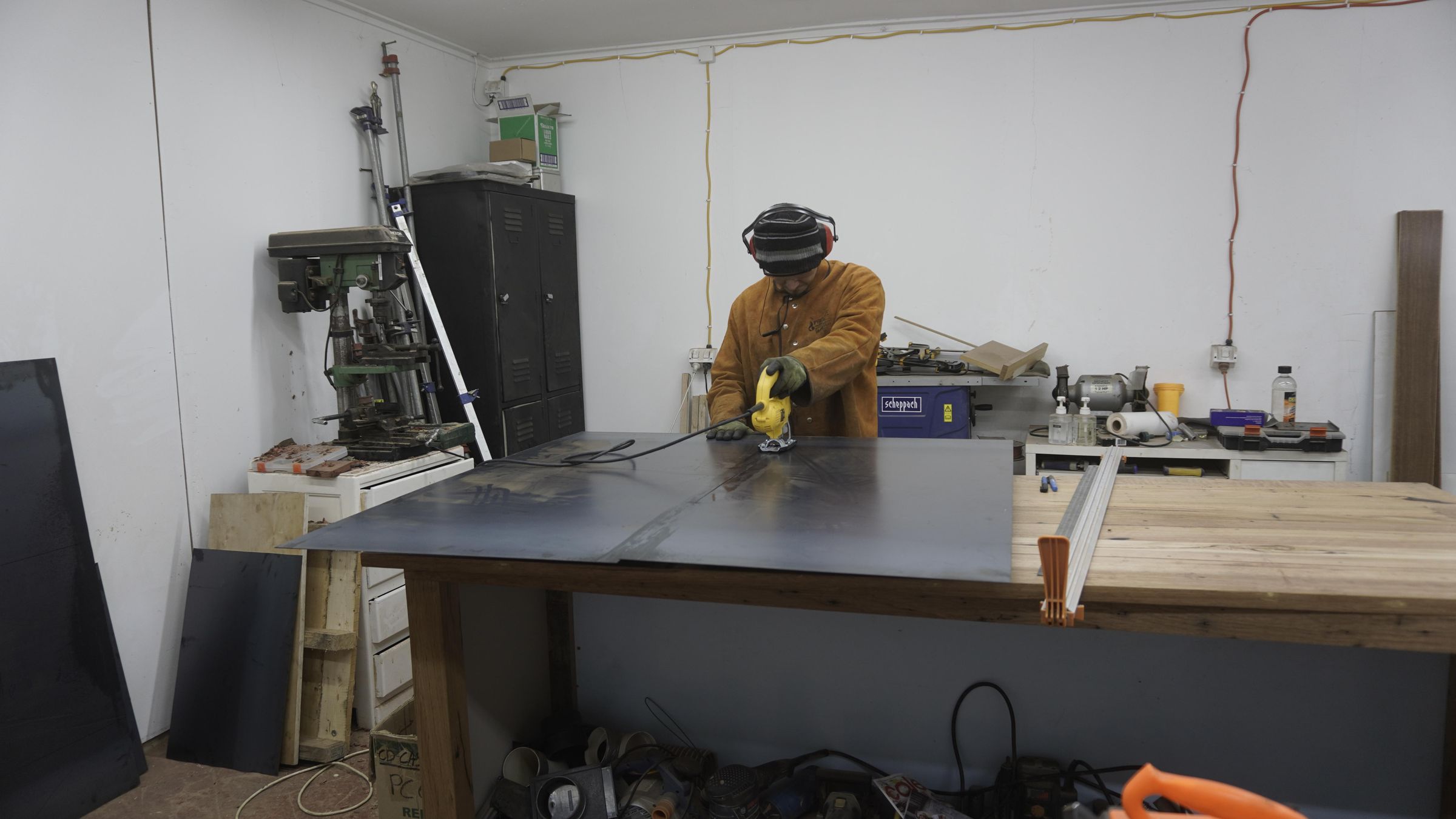 Industrial-style Metal and Timber Study Desk : 5 Steps (with Pictures ...