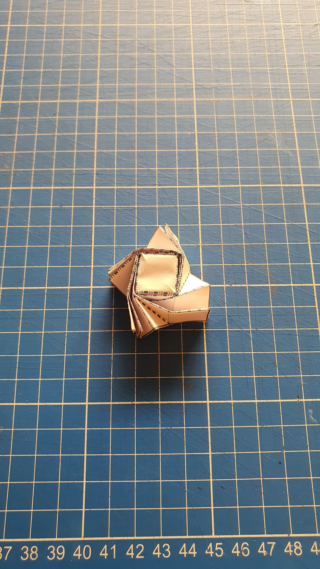 Origami Flasher : 5 Steps (with Pictures) - Instructables