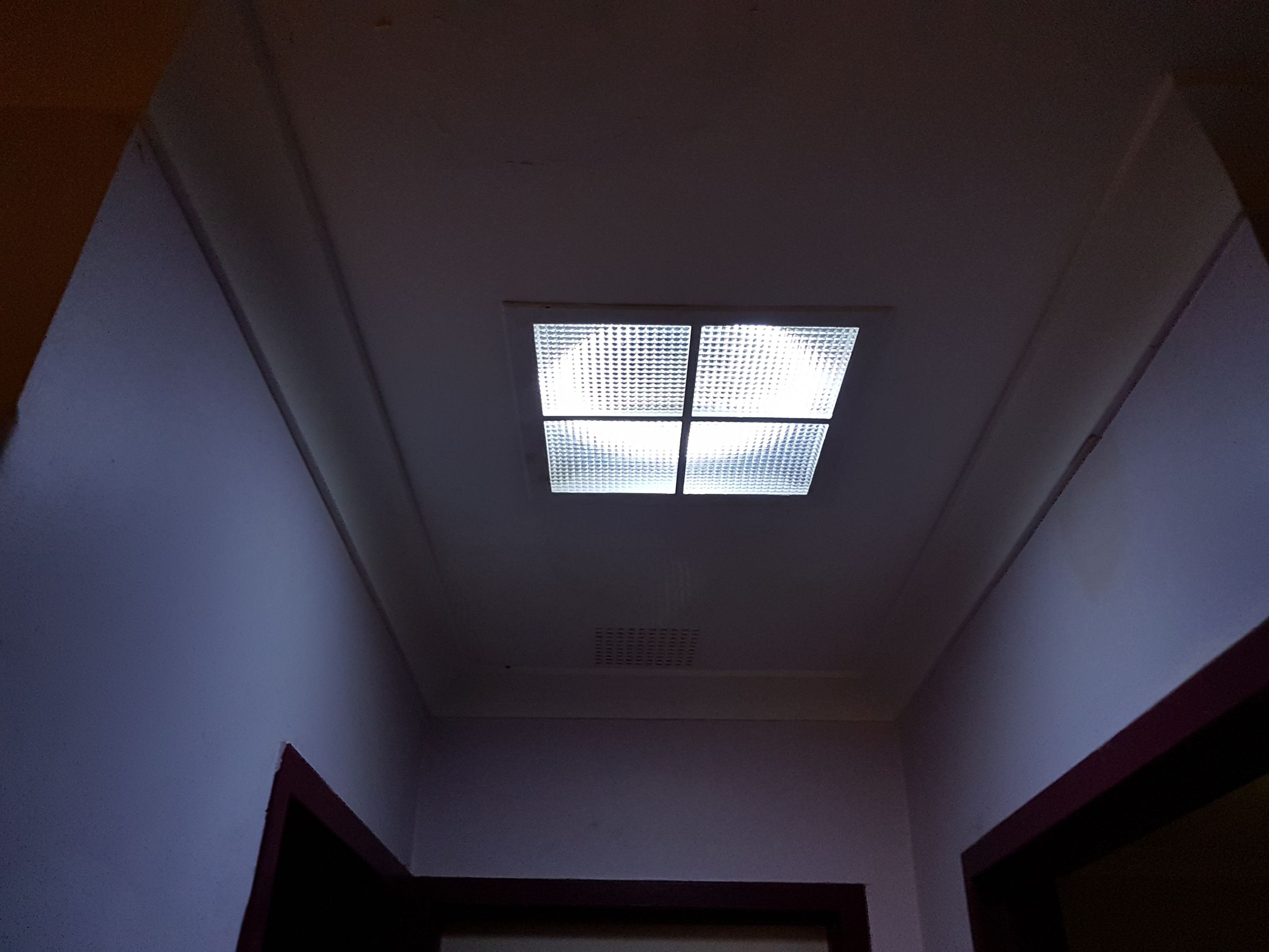 LED Skylight That Is Solar Powered - Retrofit : 4 Steps - Instructables