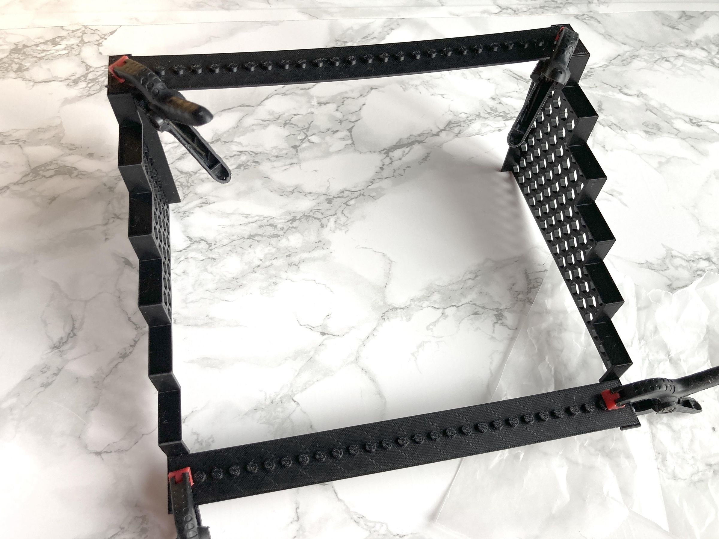 LEGO Minifig Stand / Display : 10 Steps (with Pictures) - Instructables