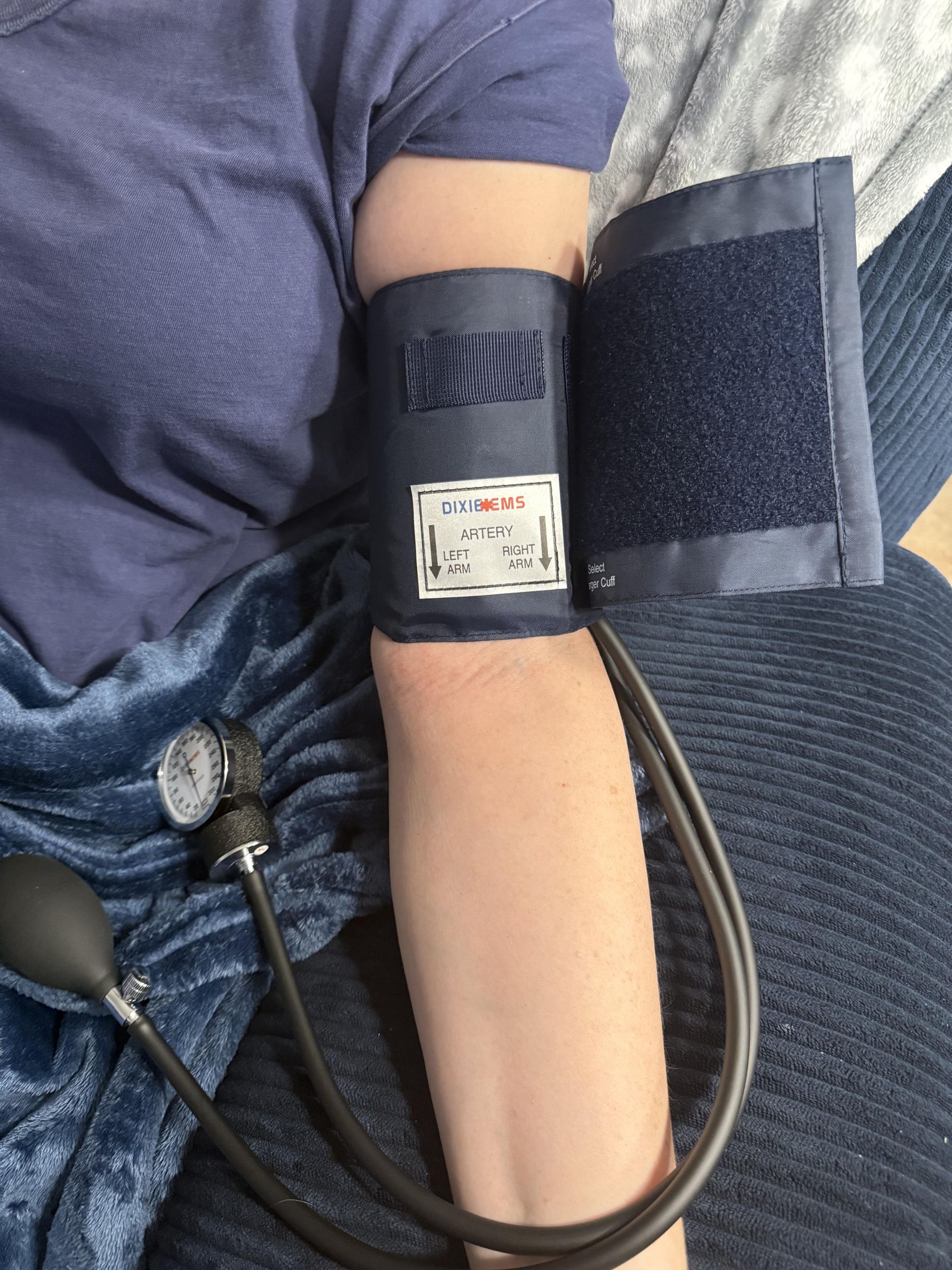 How to Measure Blood Pressure Using a Cuff and Stethescope : 10 Steps ...