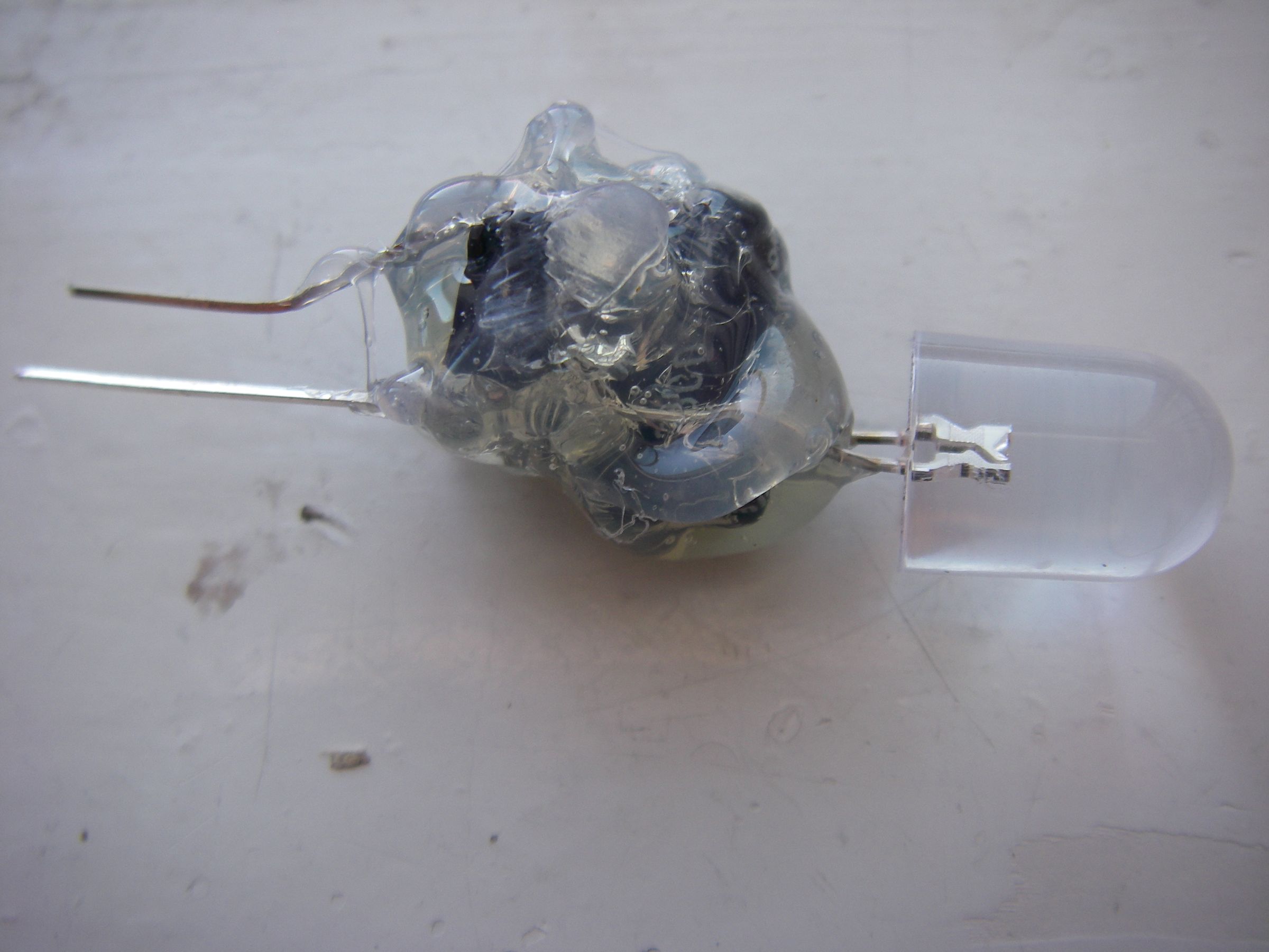 LFTT (LED Flashie Throwie Thingie) : 8 Steps - Instructables