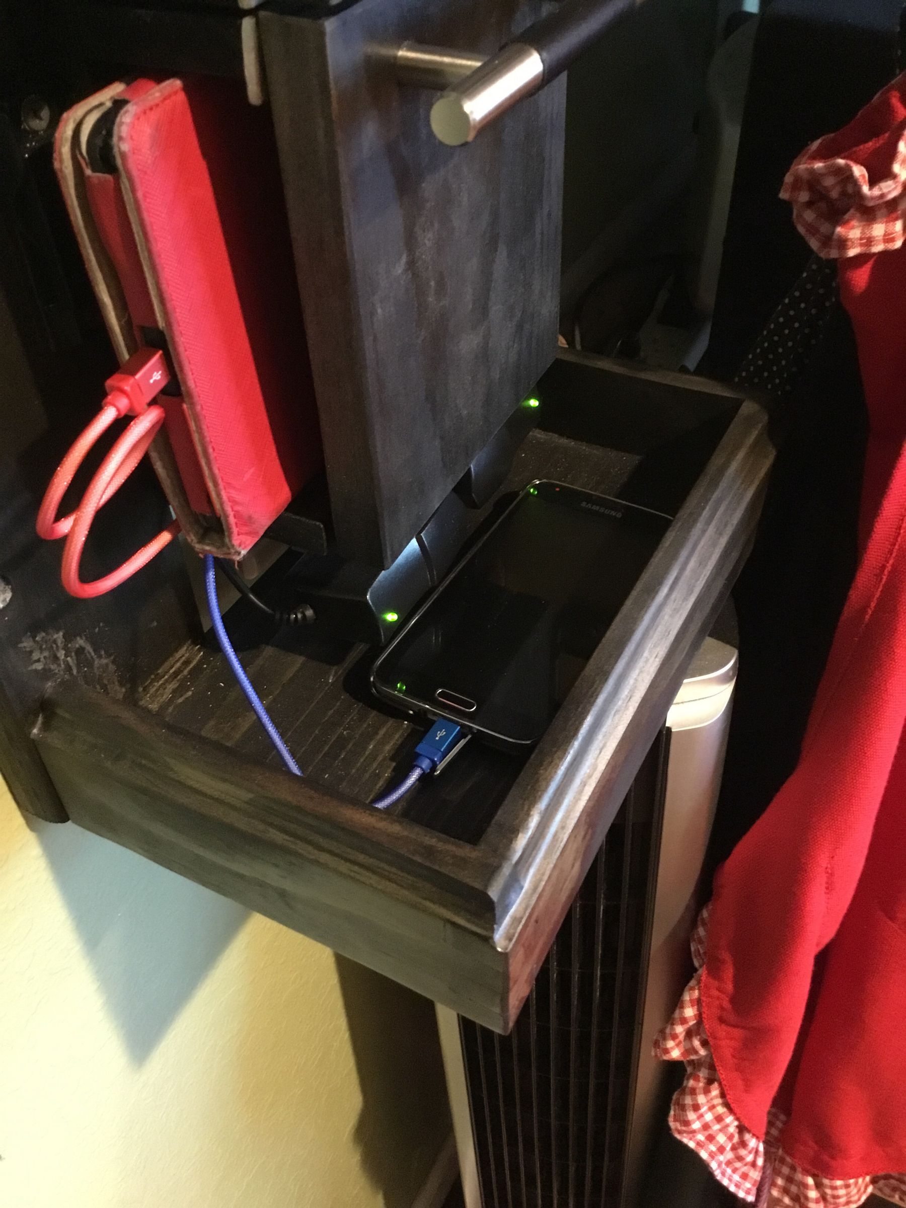 Tablet Charging Station : 5 Steps - Instructables