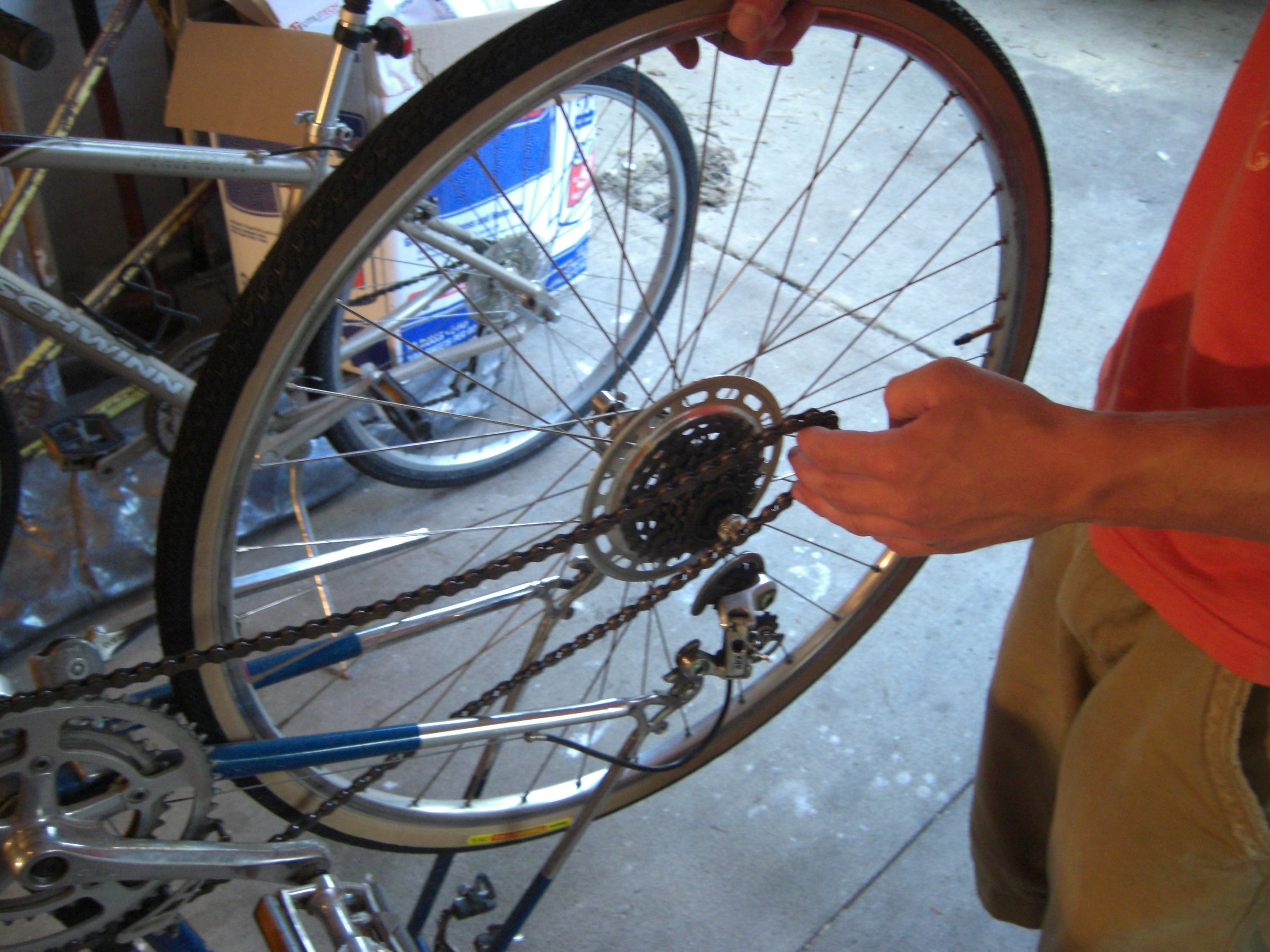 Replacing Bike Tire and Tube on a Road Bike : 5 Steps - Instructables