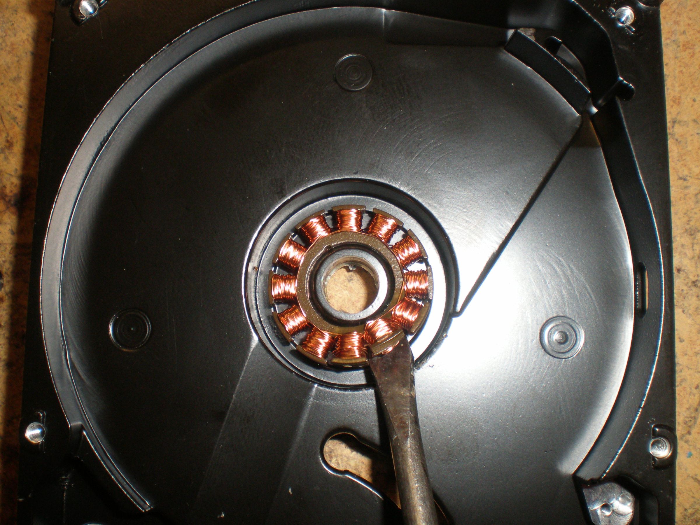 How to Fit an 2,5" PATA HDD in 3,5" HDD Case : 5 Steps - Instructables