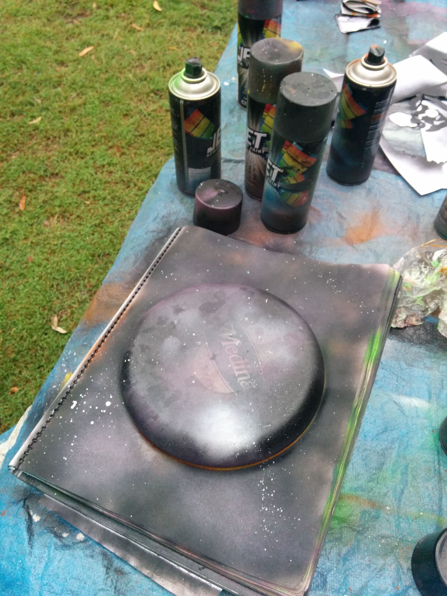 Space Spray Paint Tutorial : 7 Steps (with Pictures) - Instructables