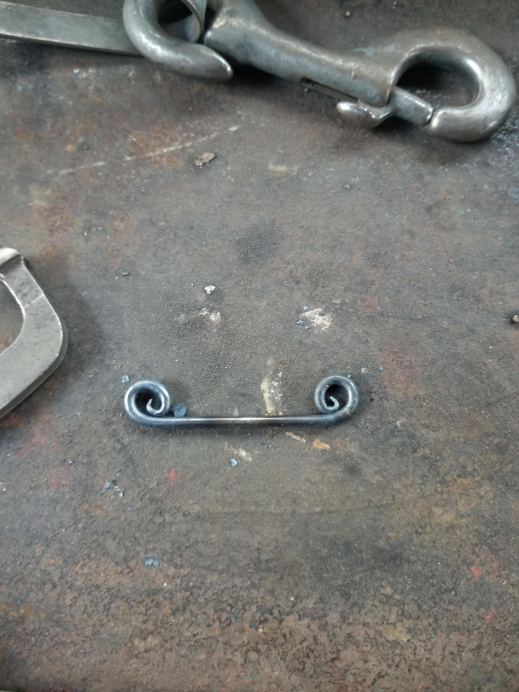 Small-Scale Blacksmithing: Simple Heart Bracelet : 4 Steps (with ...