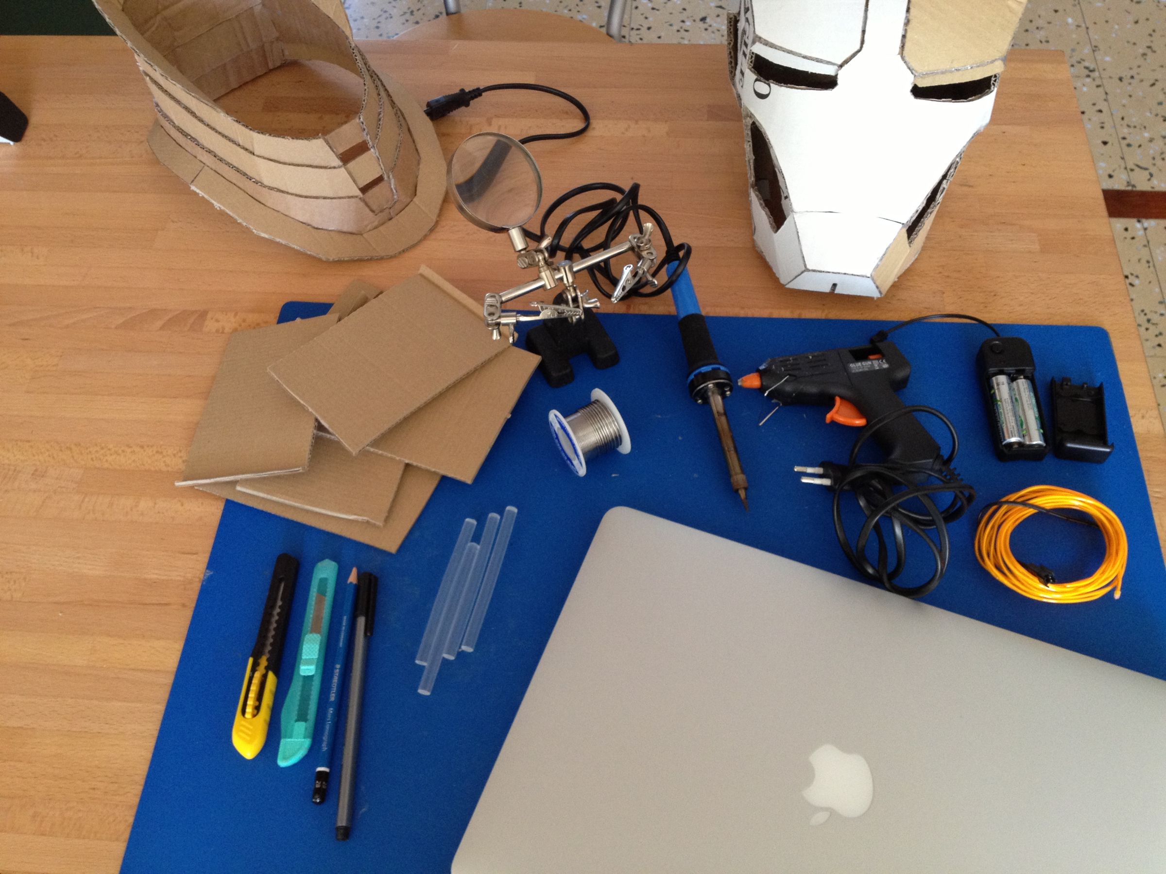 Iron Man (tron Style) Helmet : 4 Steps - Instructables