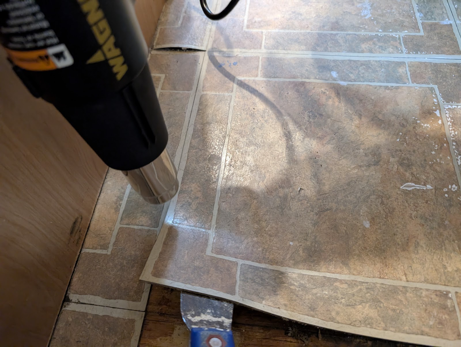 Replacing My Old Kitchen Floor With New Floor : 3 Steps - Instructables