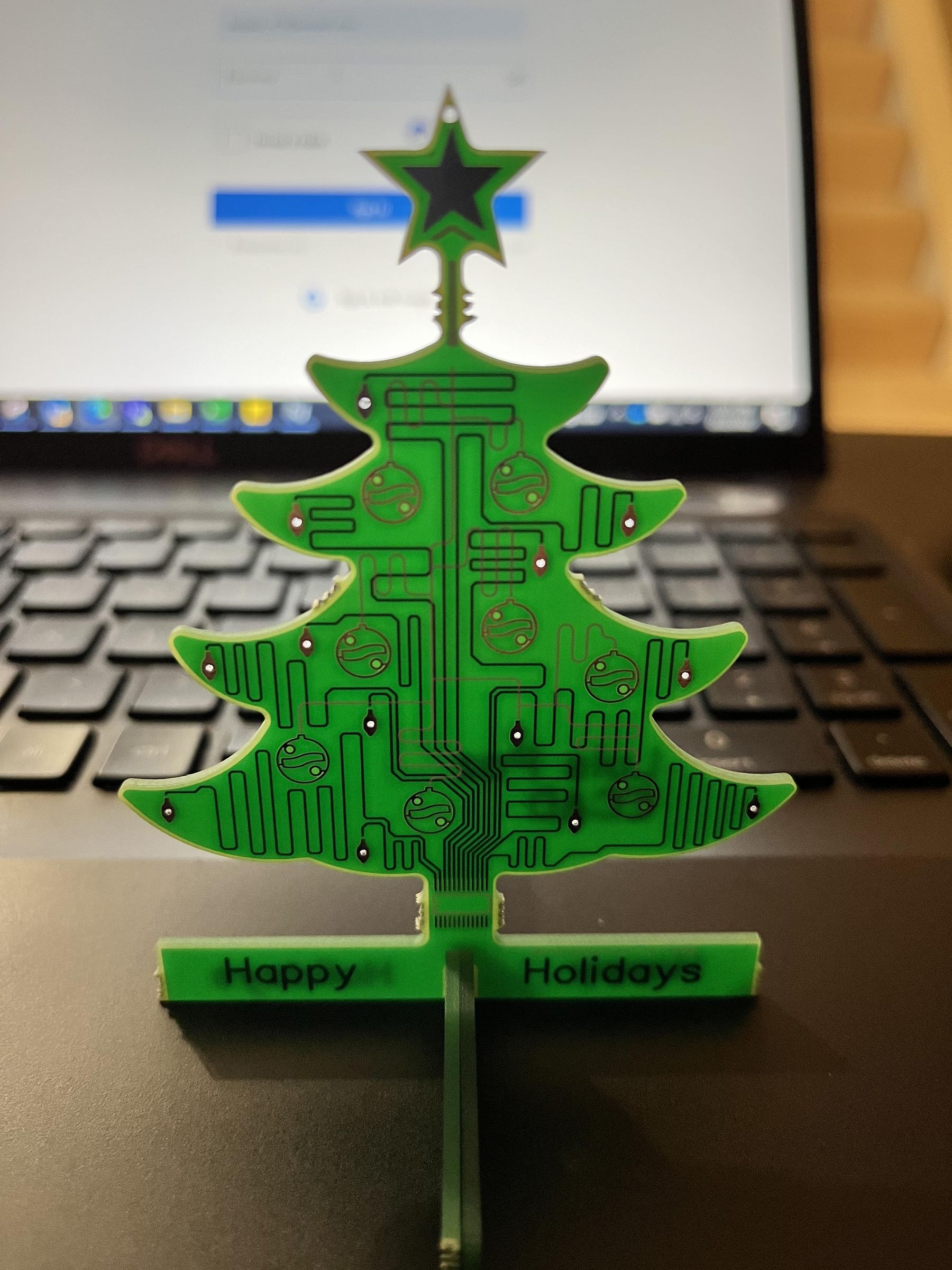 Desk Christmas Tree for $7 : 5 Steps - Instructables
