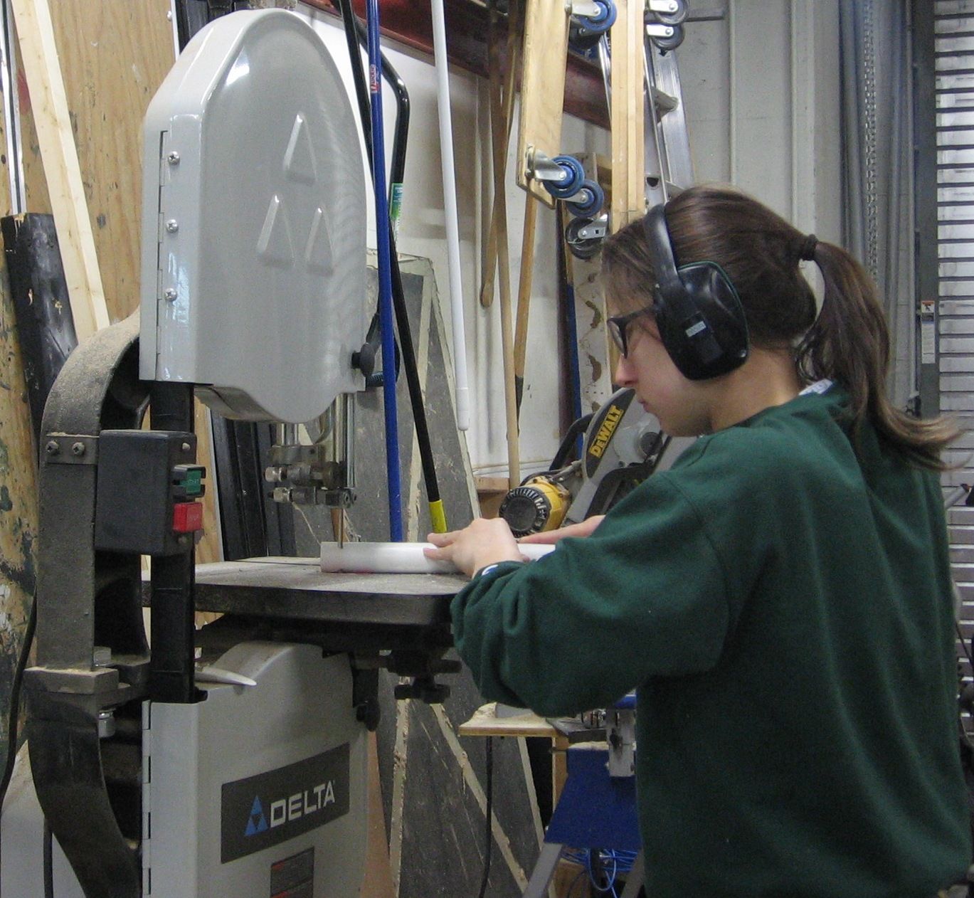 Self-Watering Veggie Table : 15 Steps (with Pictures) - Instructables