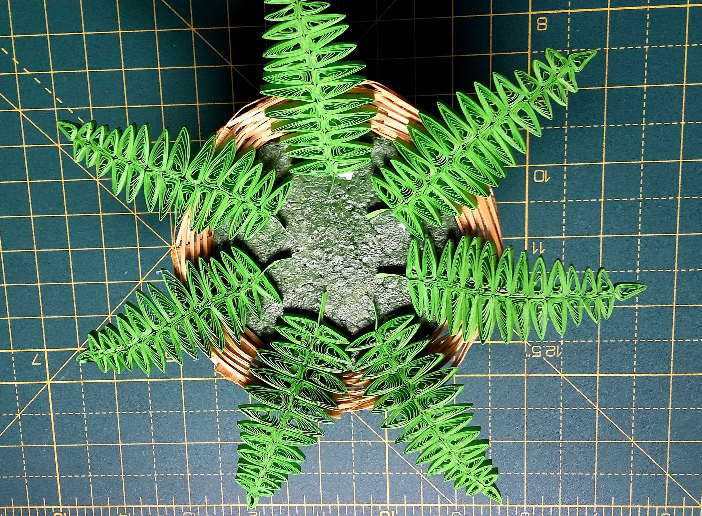 QUILLED FLOWER BASKET : 10 Steps (with Pictures) - Instructables