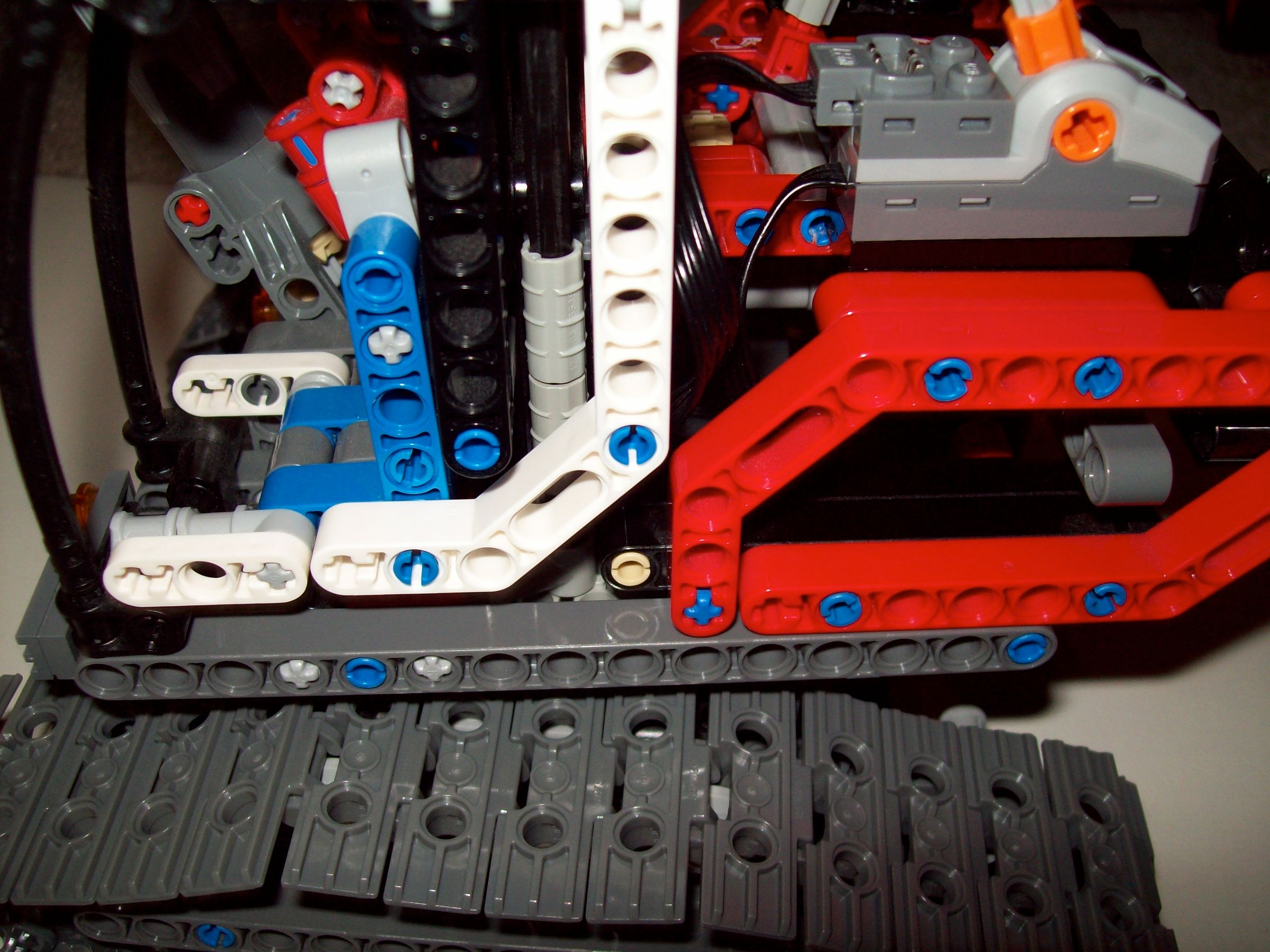 Lego 8294 Excavator Swing Mod : 6 Steps - Instructables