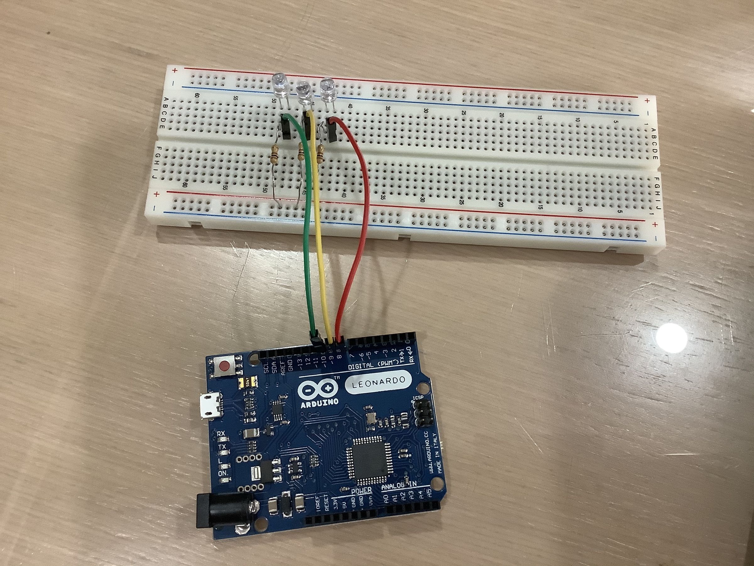 Traffic Light Simulator : 7 Steps - Instructables