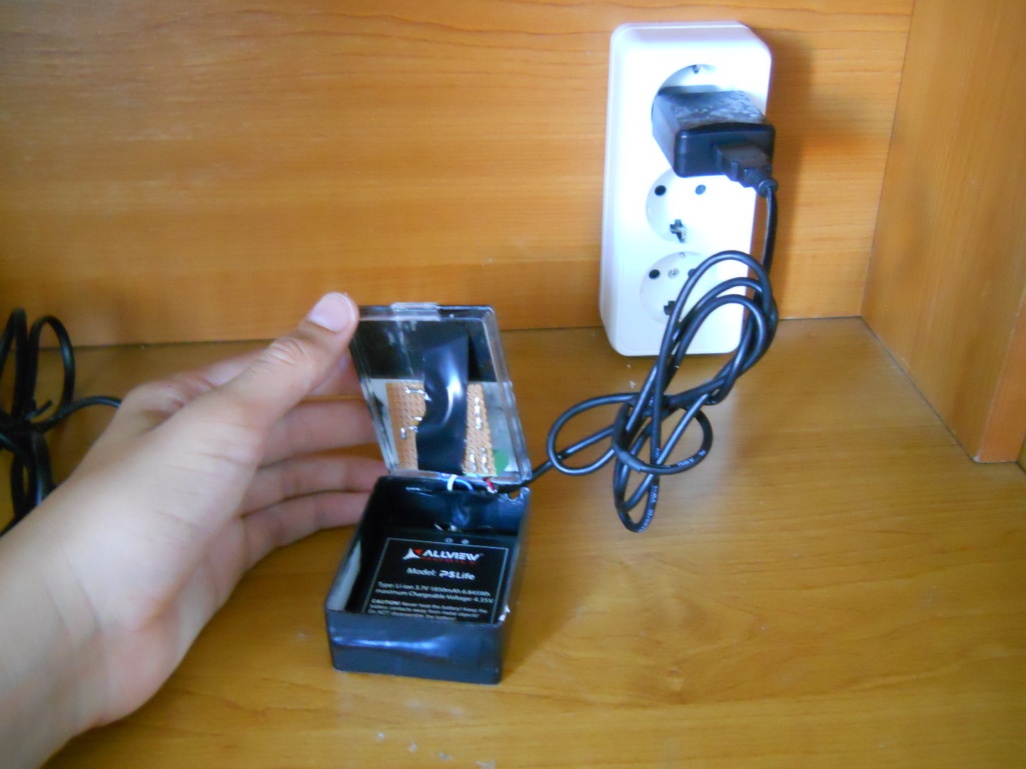 The BlackBOX-Super Fast Phone Charger (68% in 31 Minutes) : 10 Steps ...