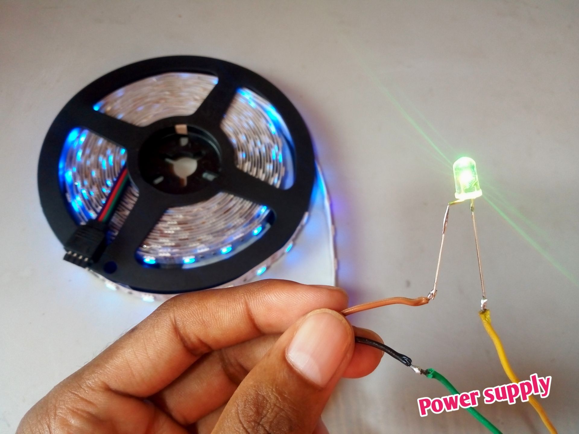 LED Strip Amazing Effect : 4 Steps - Instructables