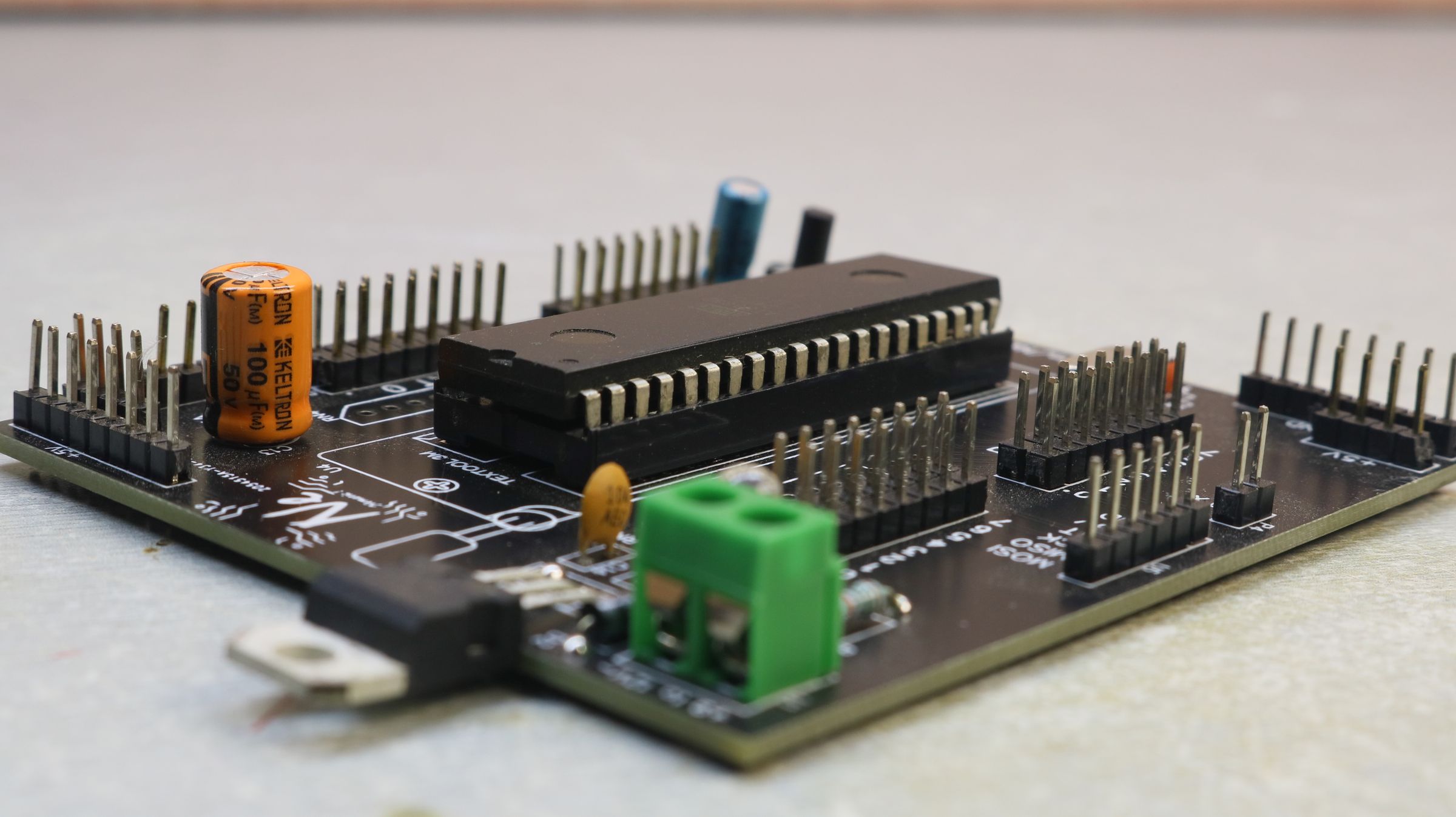 Make Your Own 8051 Minimal System : 5 Steps (with Pictures) - Instructables