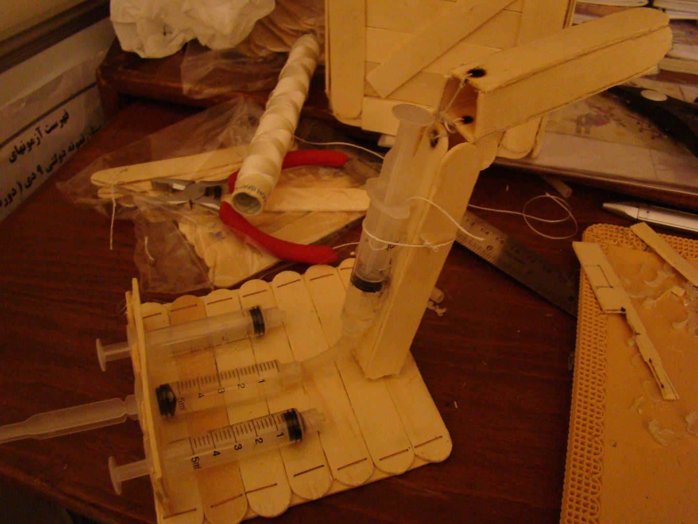 Simple Hydraulic Arm : 9 Steps - Instructables