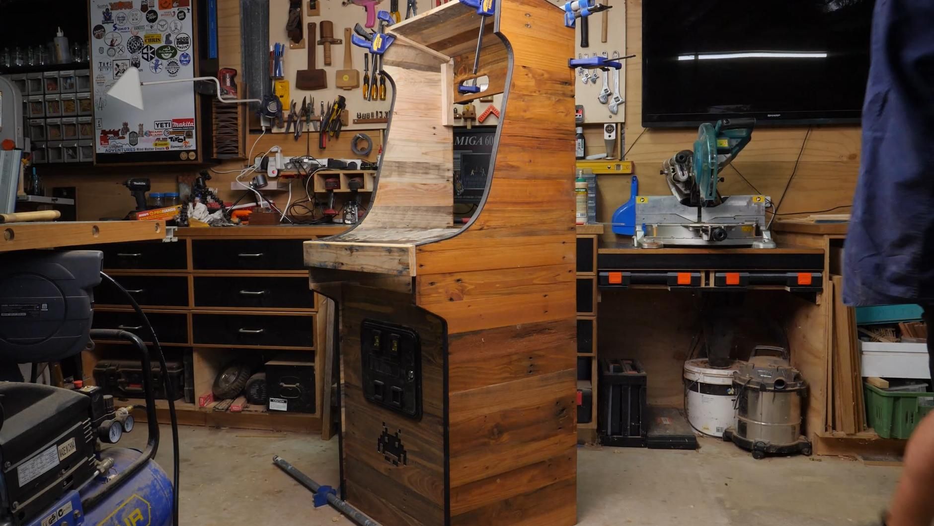 Arcade Machine for the Lounge Room - From a Pile of Old Pallets : 16 ...