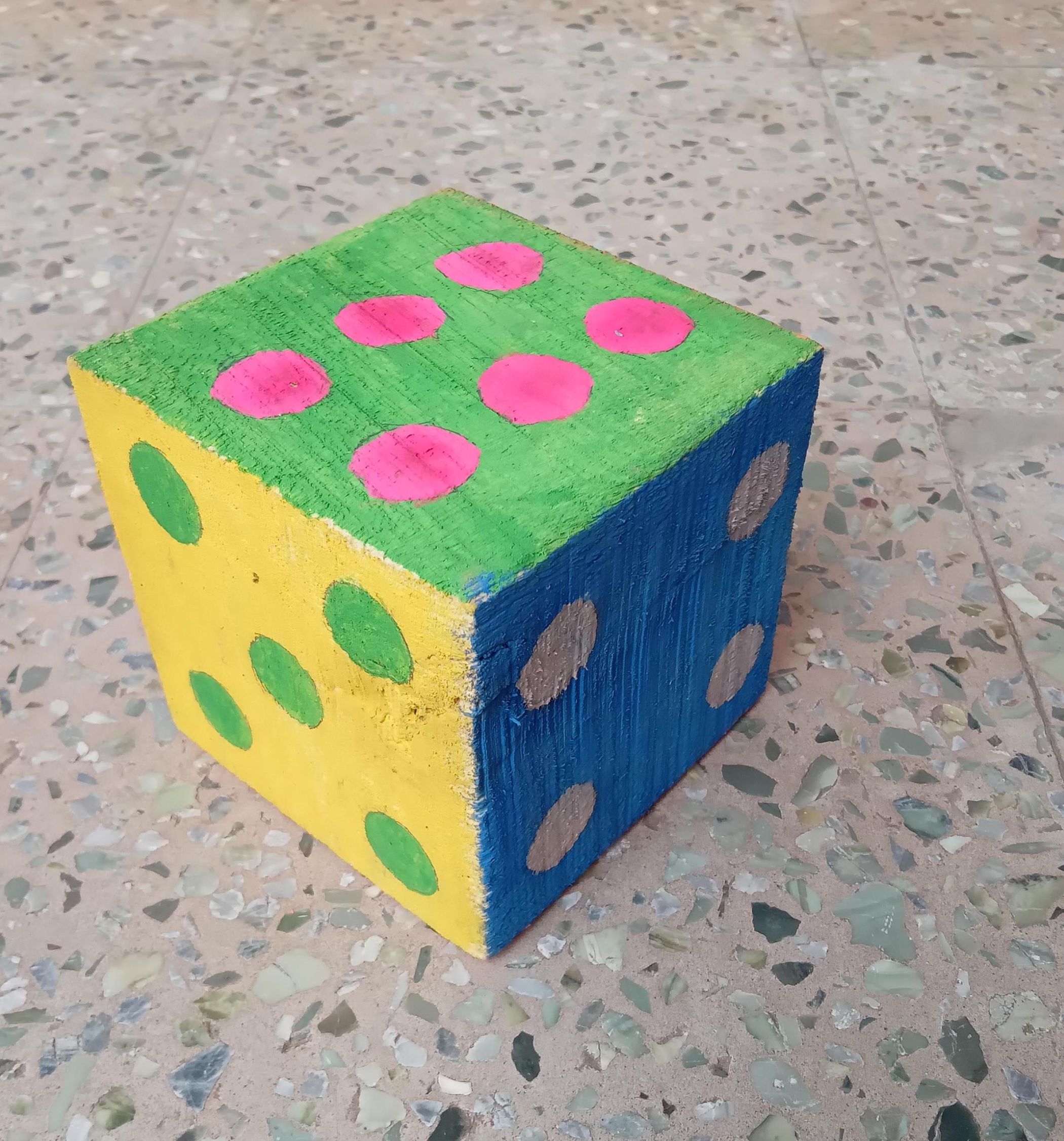 Dice Larger Than Normal Dice : 7 Steps - Instructables