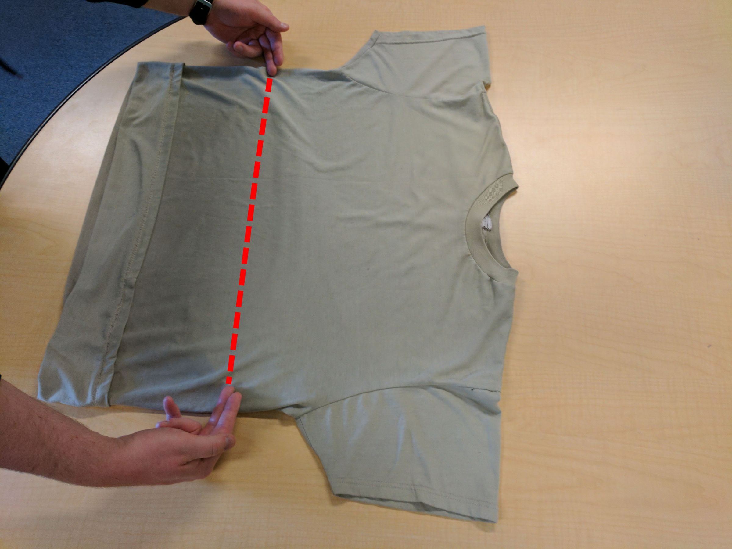 How to Ranger Roll a T-Shirt : 11 Steps (with Pictures) - Instructables