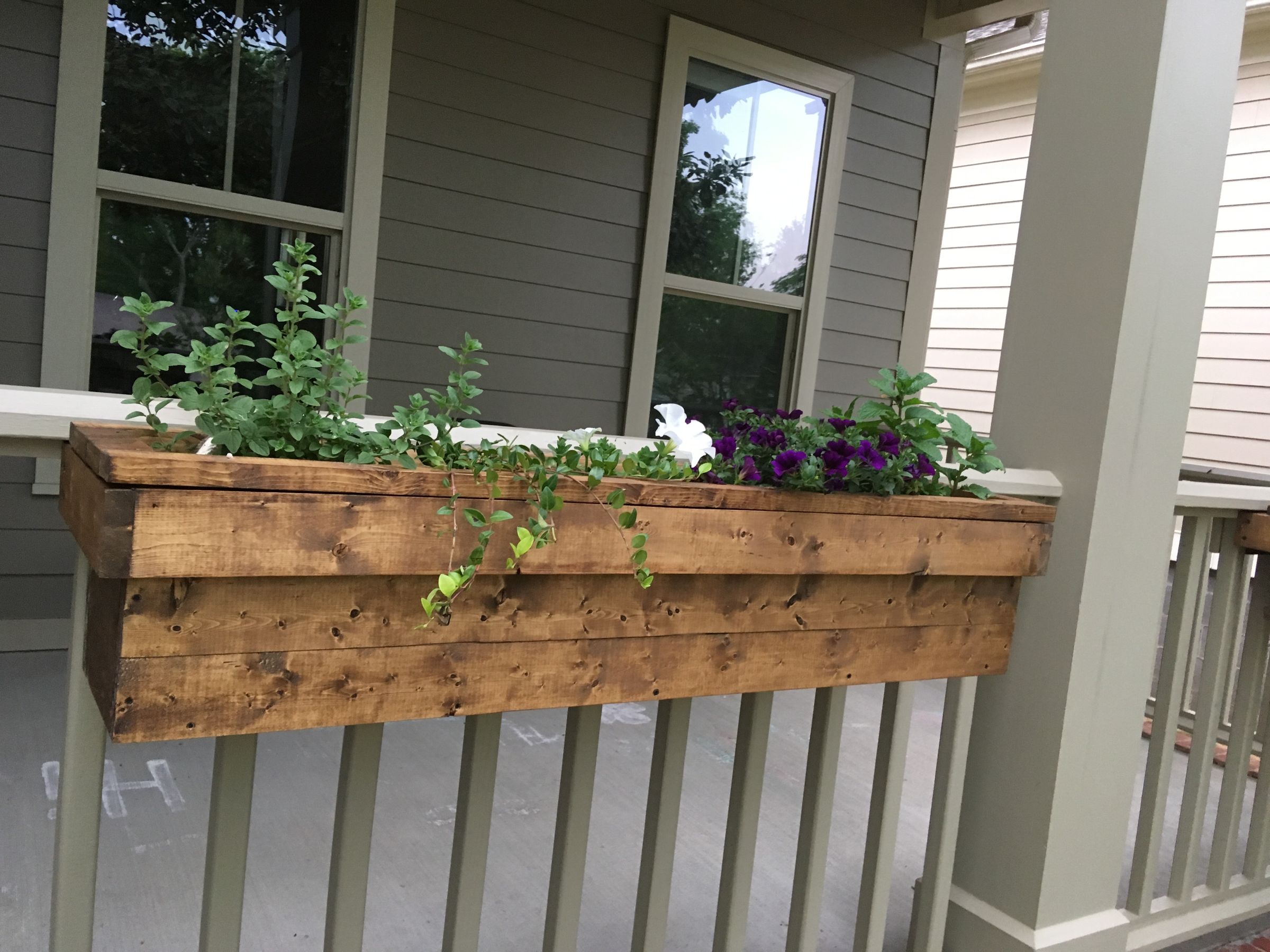 Simple Rail-Clamped Planter Box : 19 Steps (with Pictures) - Instructables
