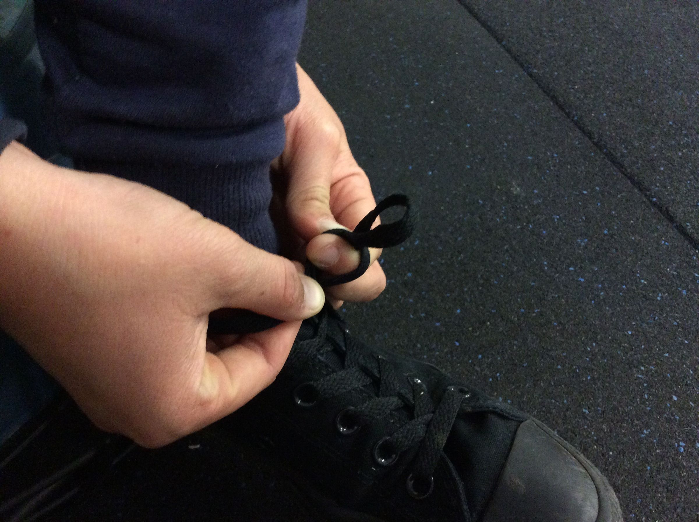 How to Tie Your Shoe Lace : 6 Steps - Instructables