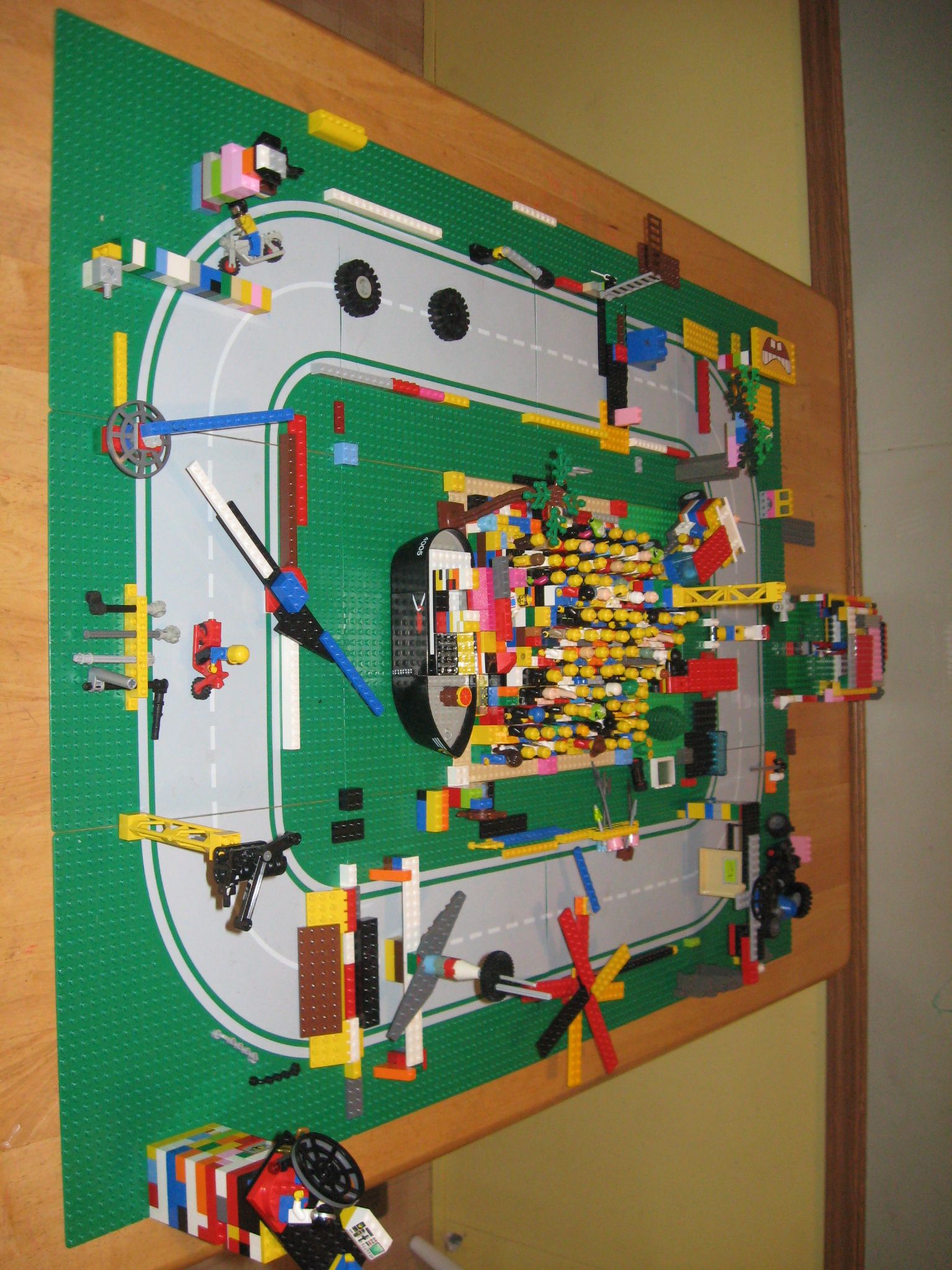 Lego Motocross - Wipeout Style! : 4 Steps - Instructables