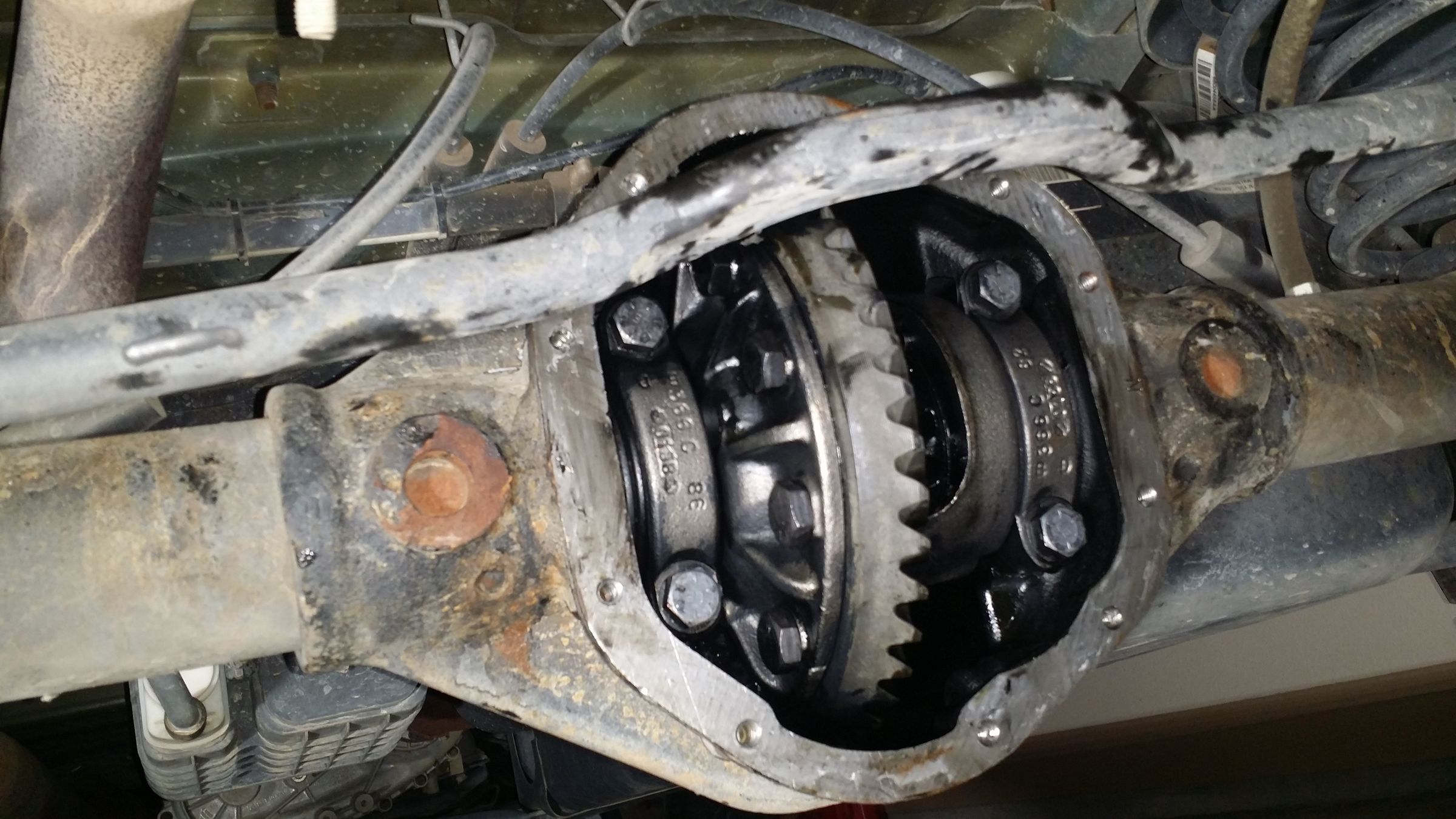 Replacing Your Differential Cover : 6 Steps - Instructables