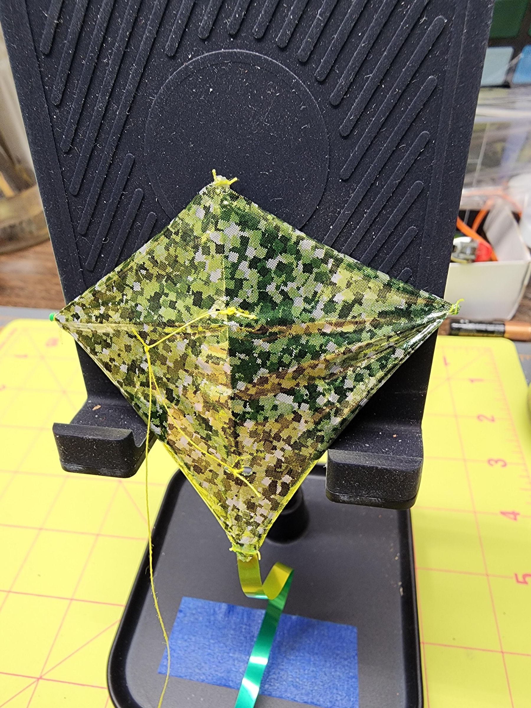 Mini / Micro Scale Kite : 11 Steps - Instructables