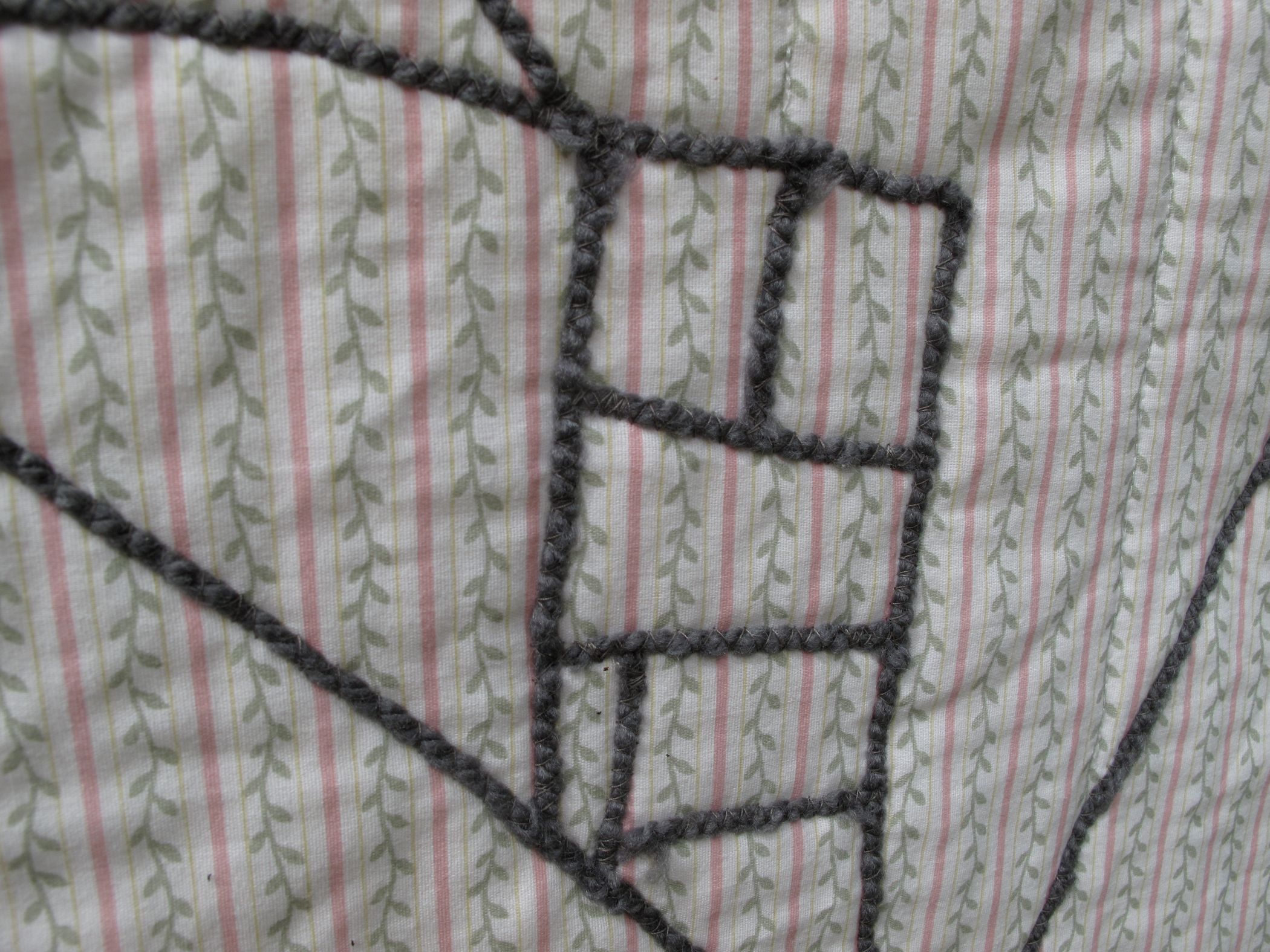 "Drawing" on Fabric With Yarn (aka Couching) : 5 Steps (with Pictures ...