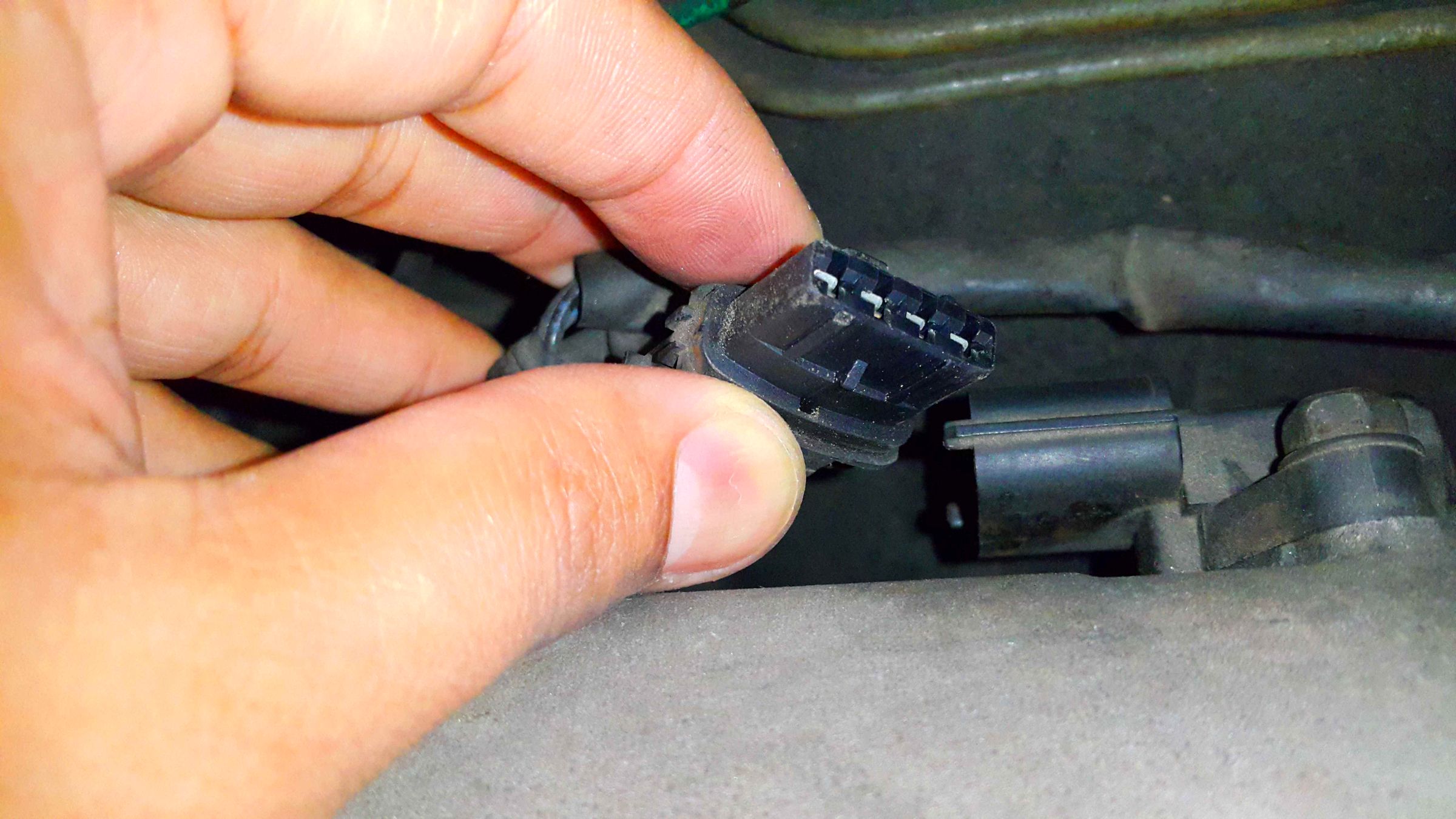 Replacing a Map Sensor (Hyundai Trajet/sonata) : 3 Steps - Instructables