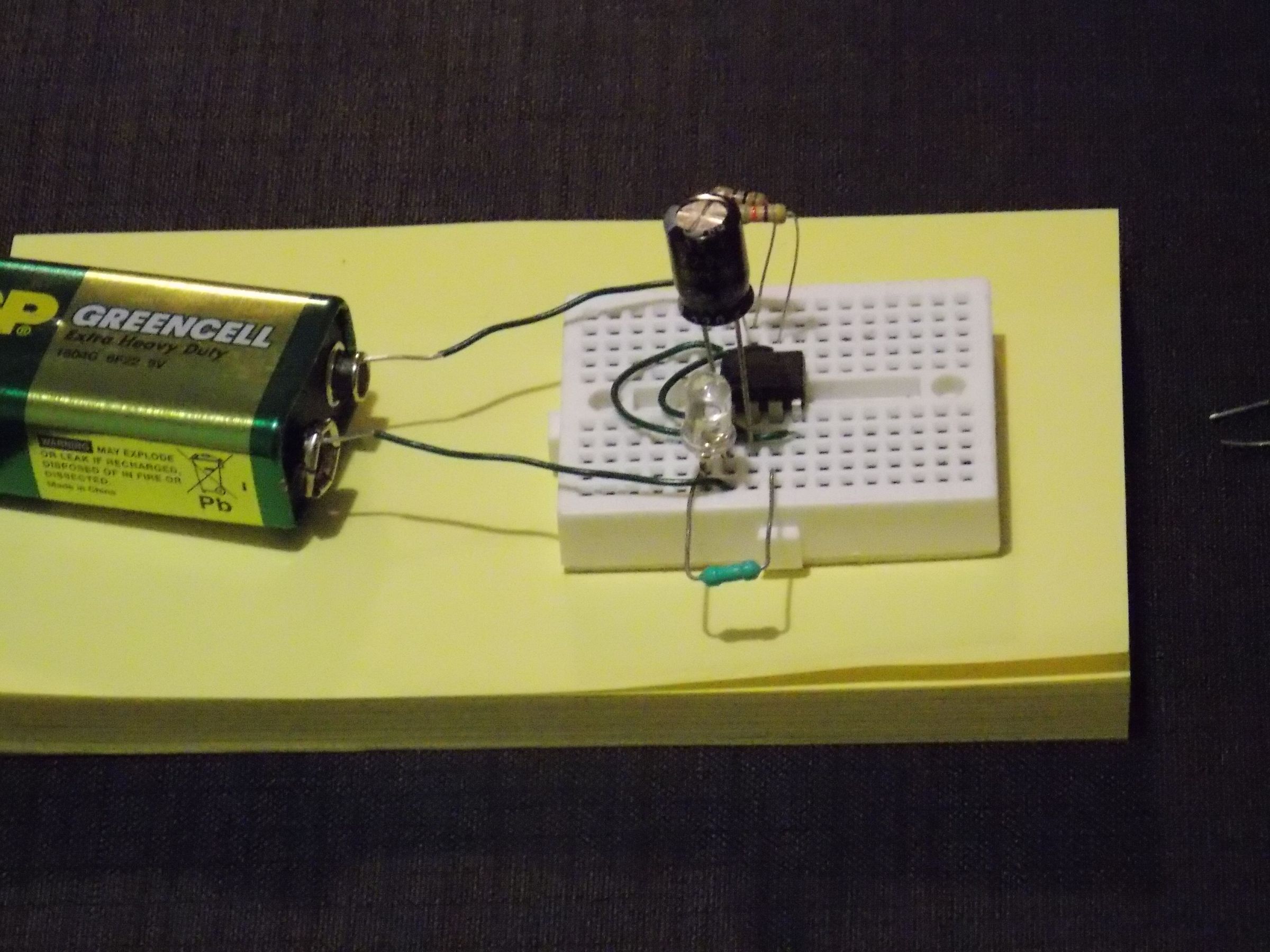 555 Timer Flashing Led : 3 Steps - Instructables